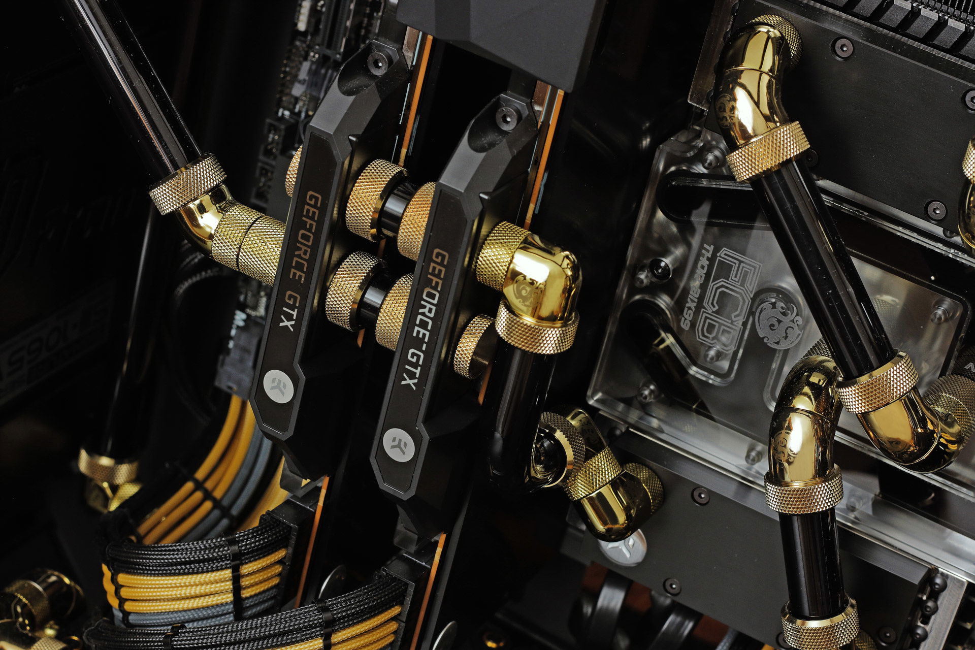 In Win D-Frame 2.0 Black / Gold » builds.gg