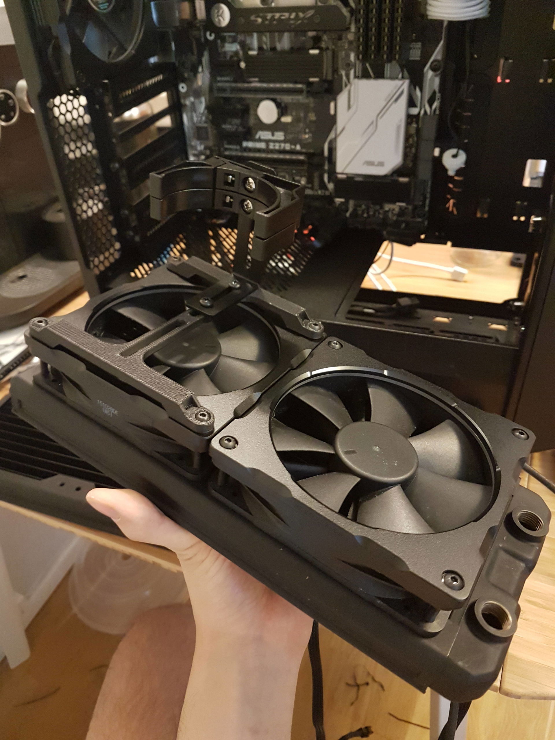 Meshify Custom Liquid SLI » builds.gg