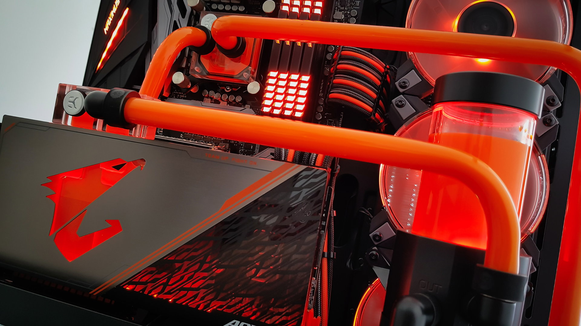 G LAB_004 - Thermaltake Core P3 / i7 8700K / 1080Ti / 32Gb » builds.gg