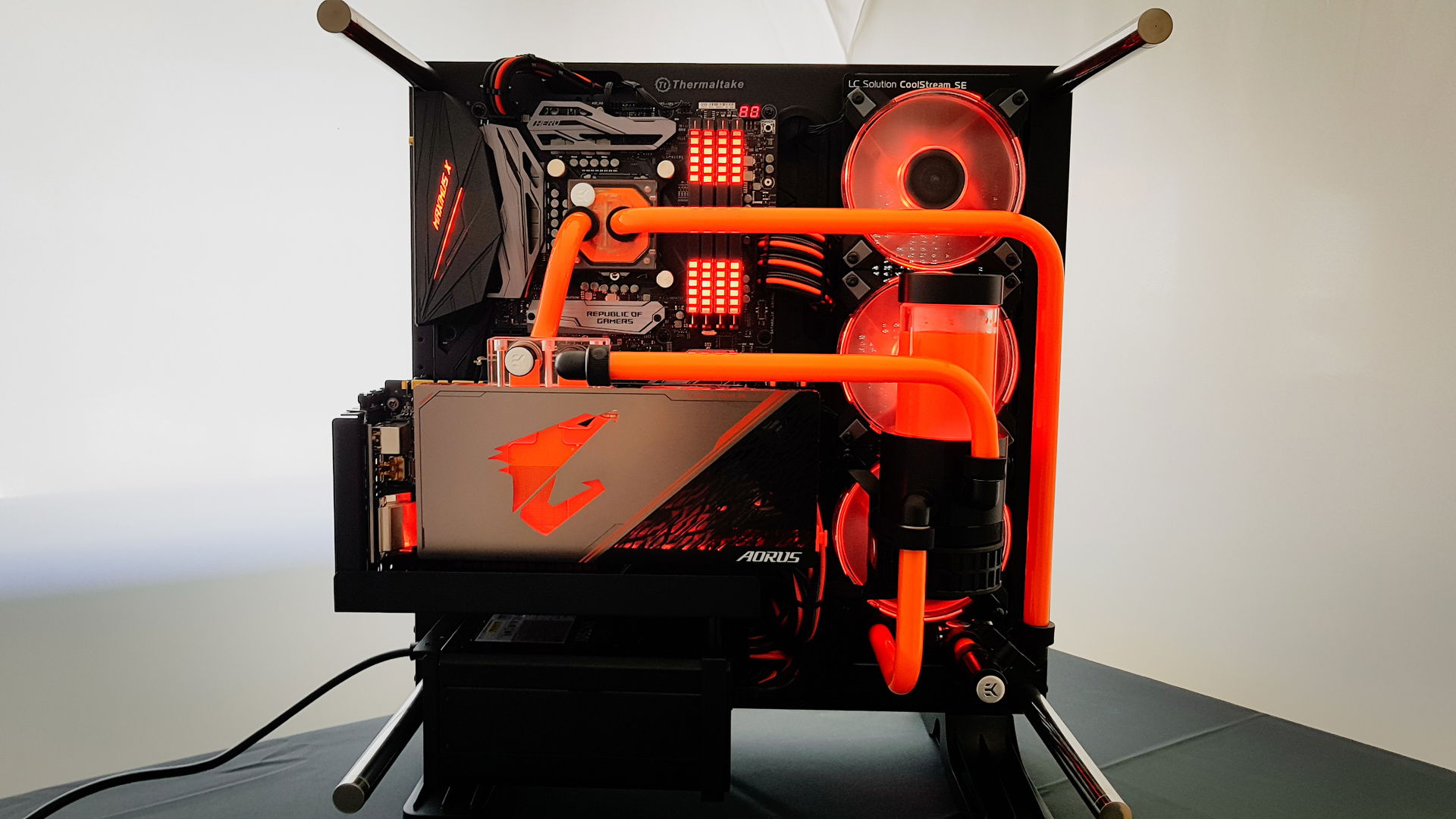 G LAB_004 - Thermaltake Core P3 / i7 8700K / 1080Ti / 32Gb » builds.gg