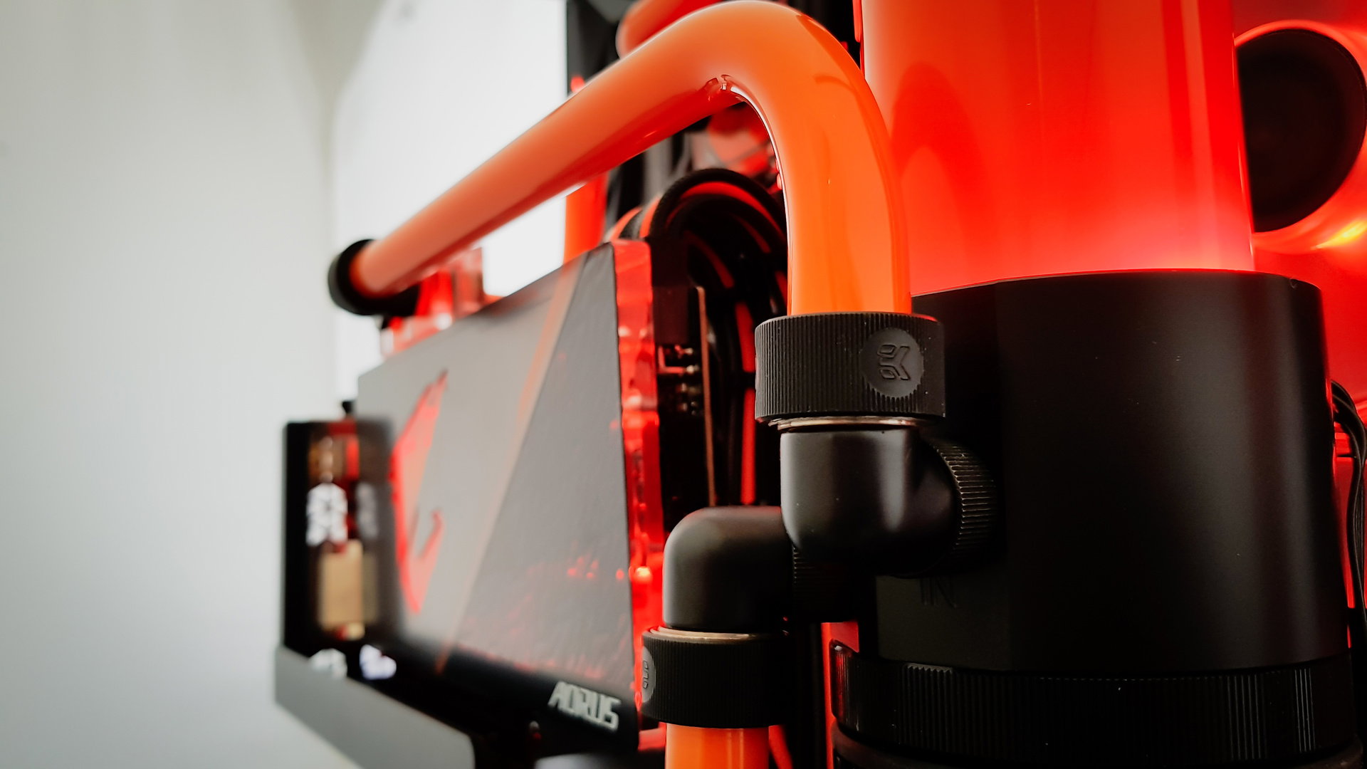 G LAB_004 - Thermaltake Core P3 / i7 8700K / 1080Ti / 32Gb » builds.gg
