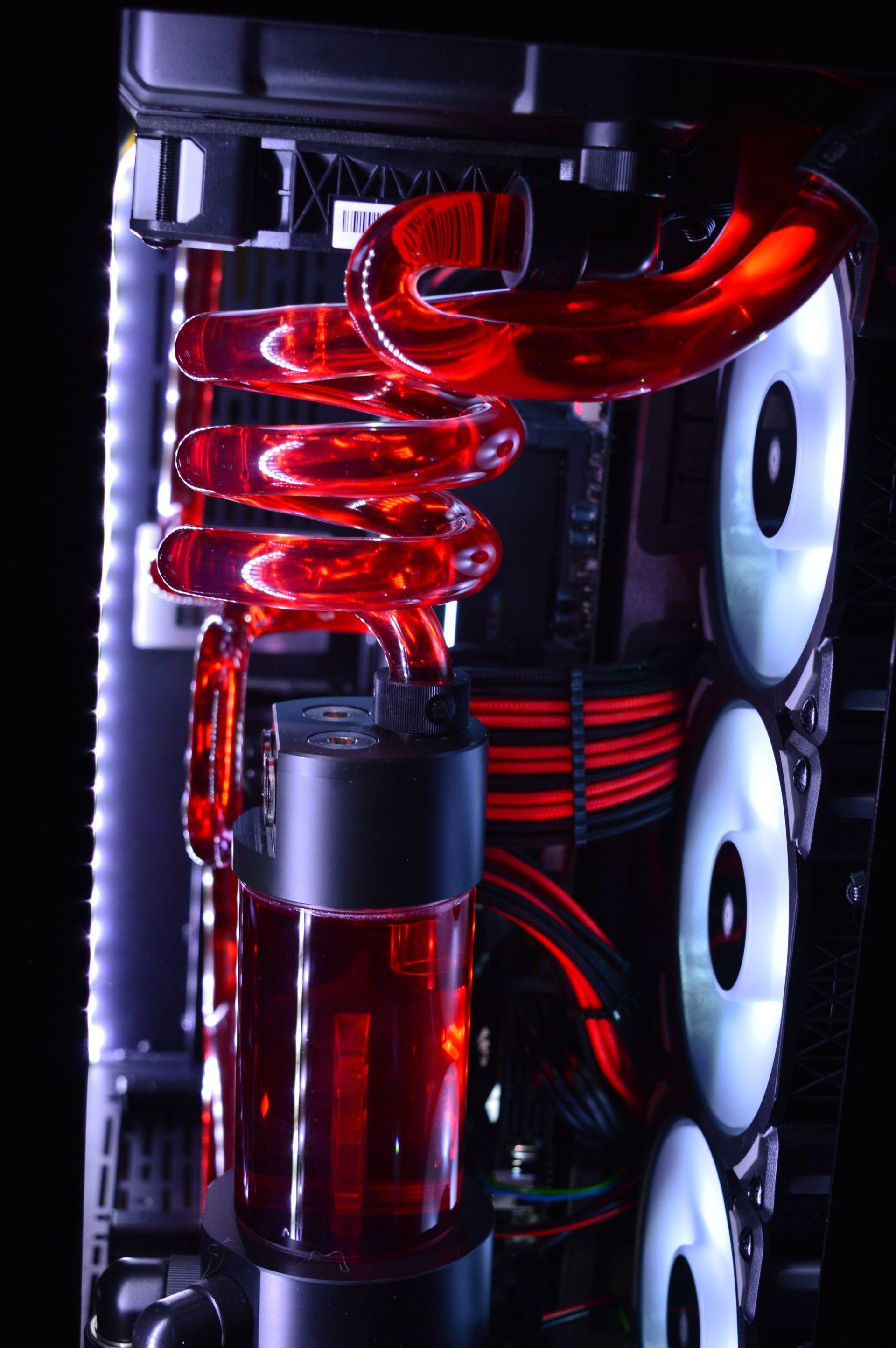 Lian Li 011D Custom water cooled » builds.gg