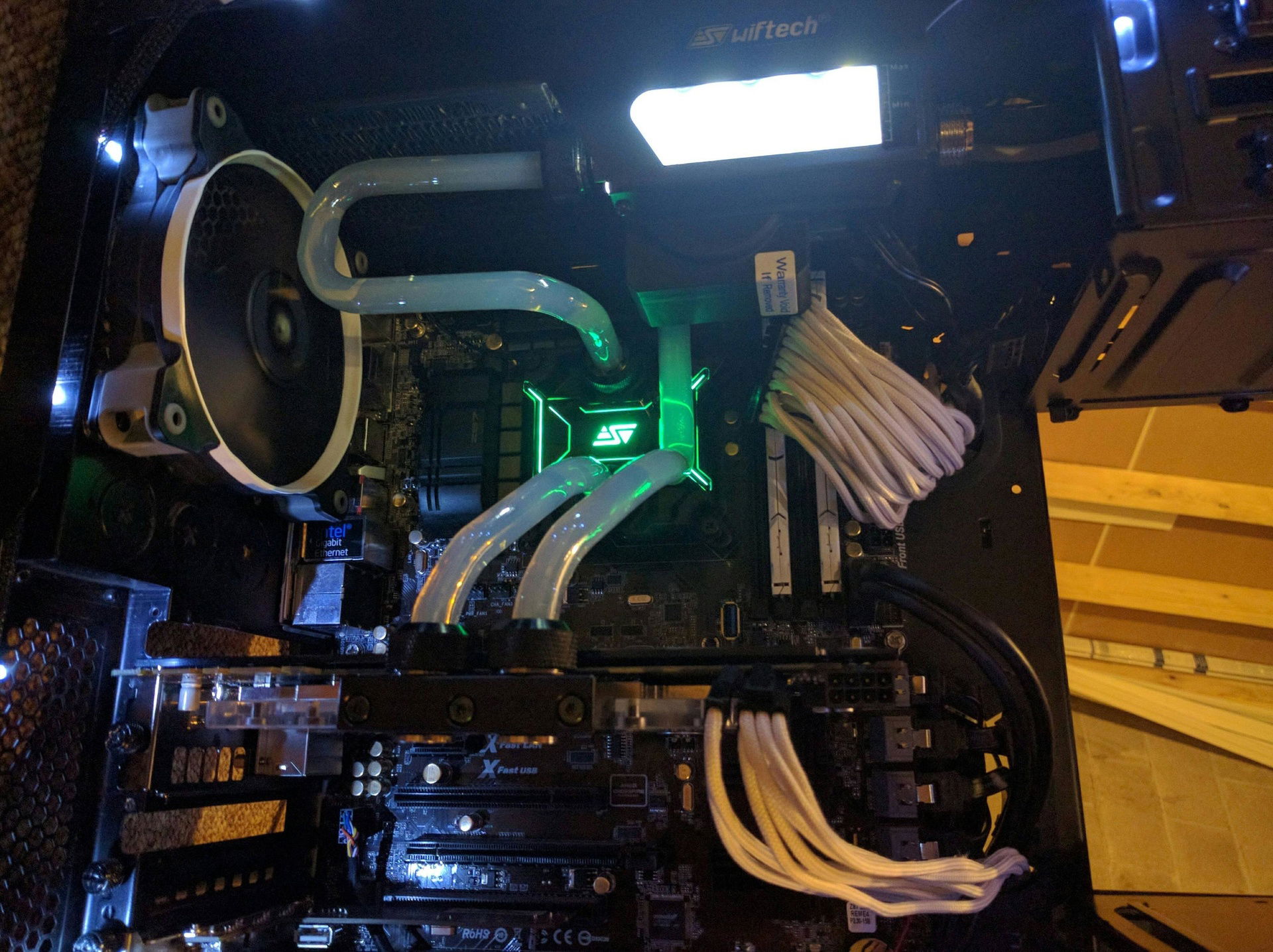 Black and White Budget Watercooling Build » builds.gg