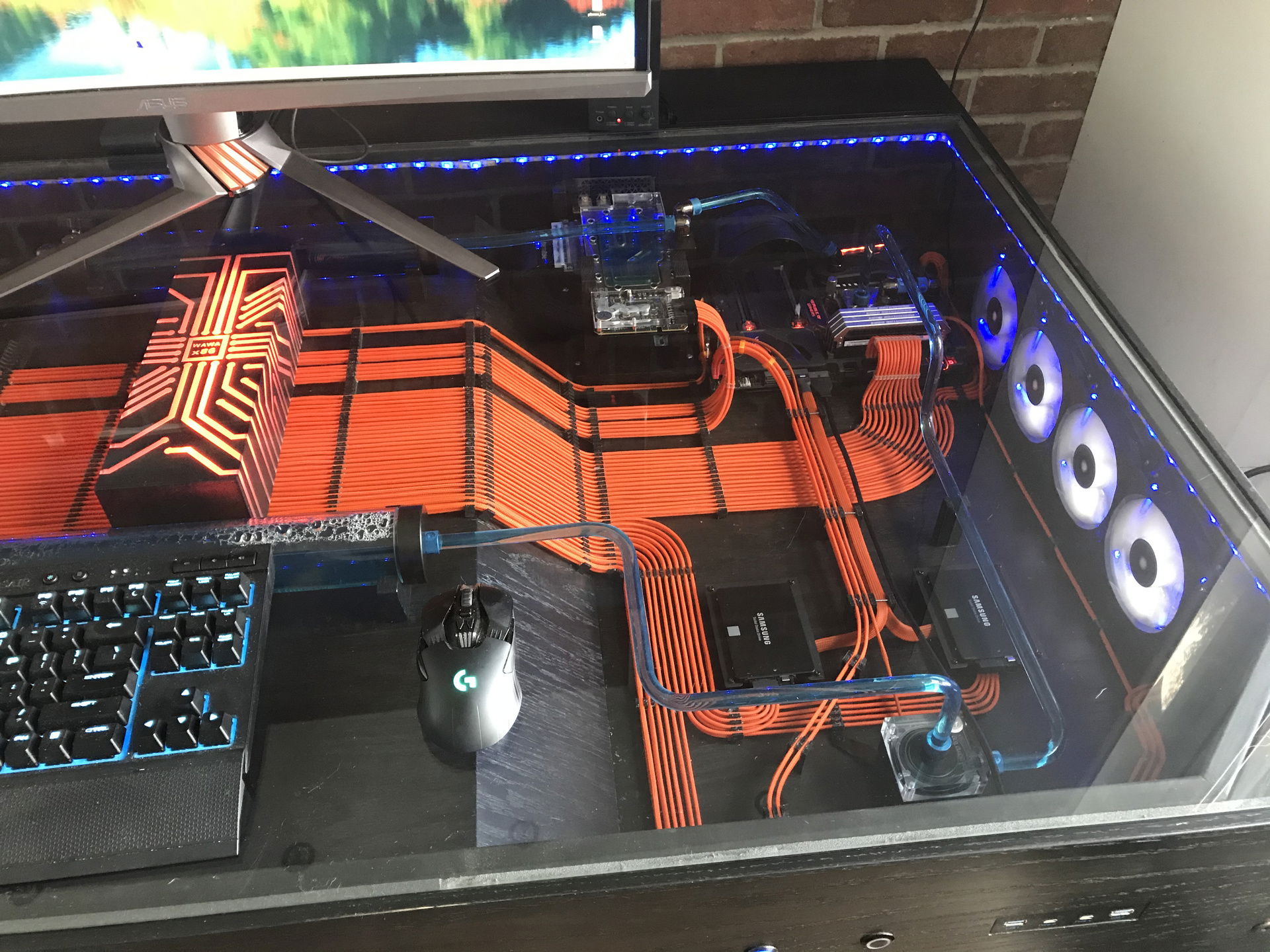 All exposed parts desk pc » builds.gg