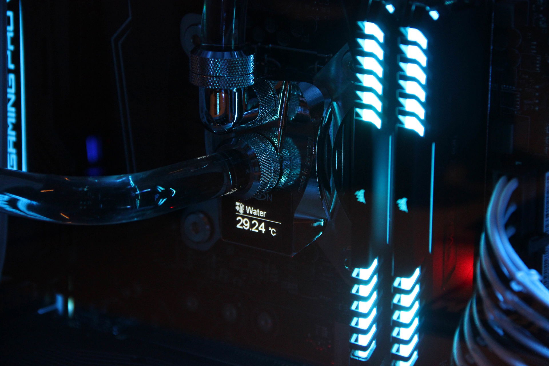 white ´n´ silver RGB » builds.gg