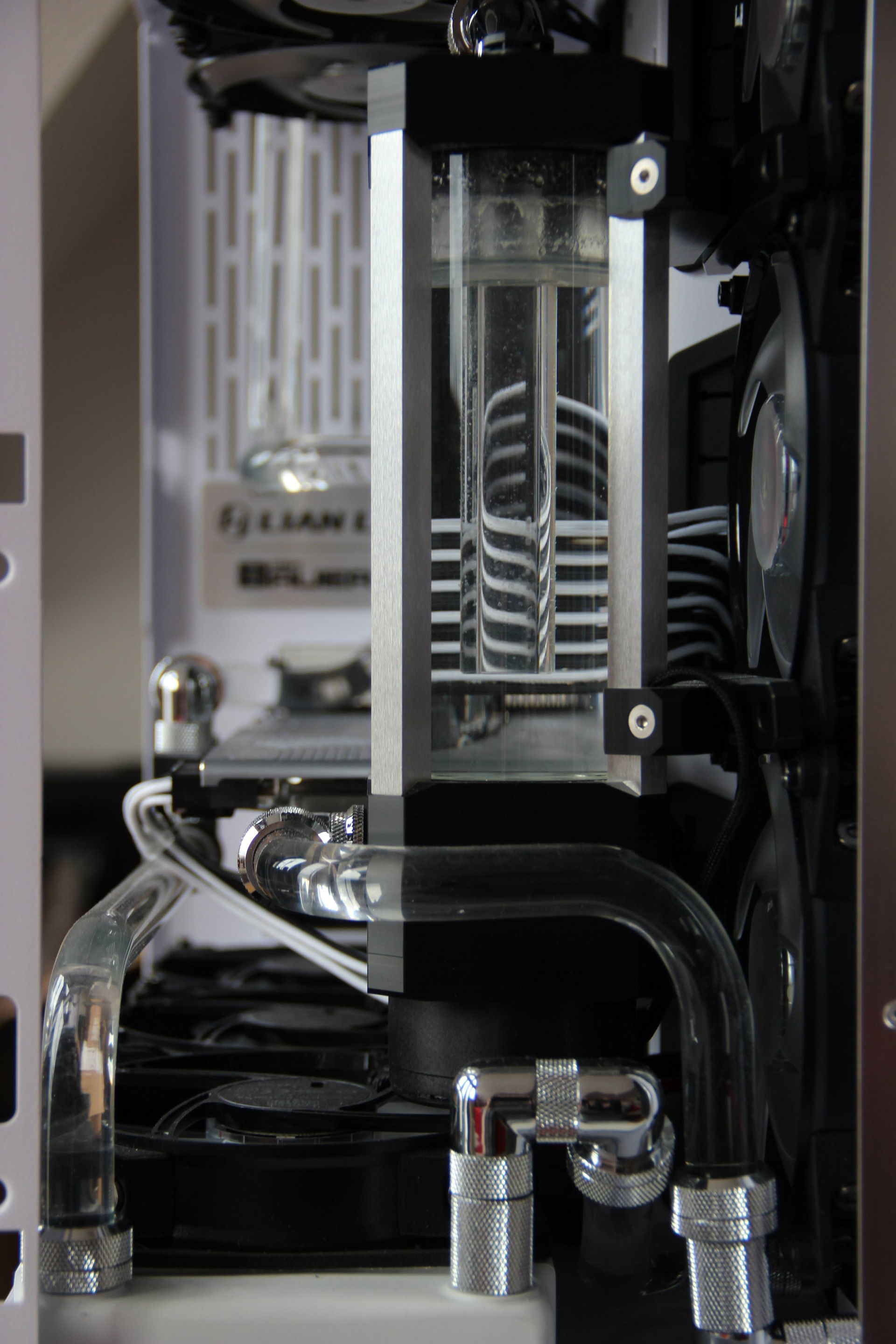 white ´n´ silver RGB » builds.gg