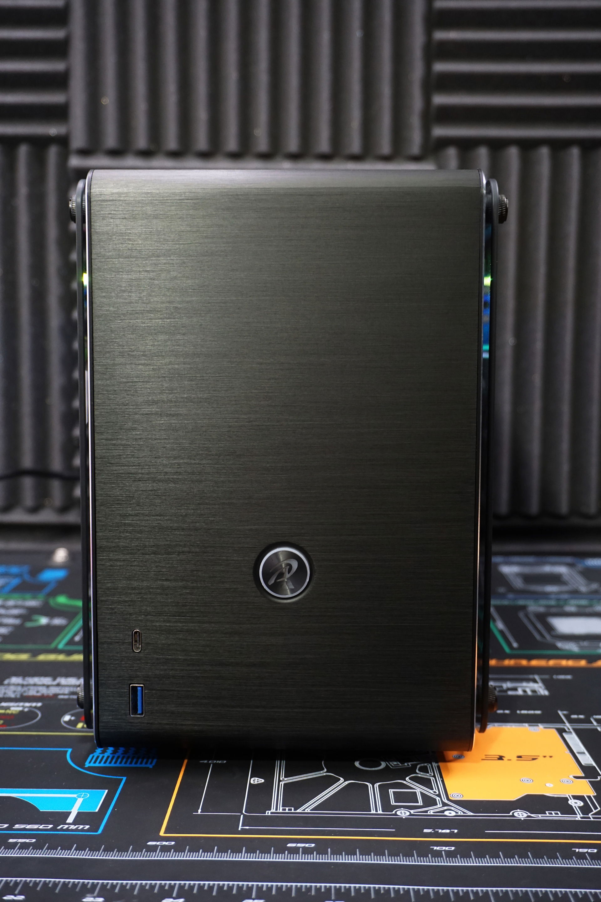 The Devil's Sauna. Mini ITX 8700K RTX 2080 » builds.gg