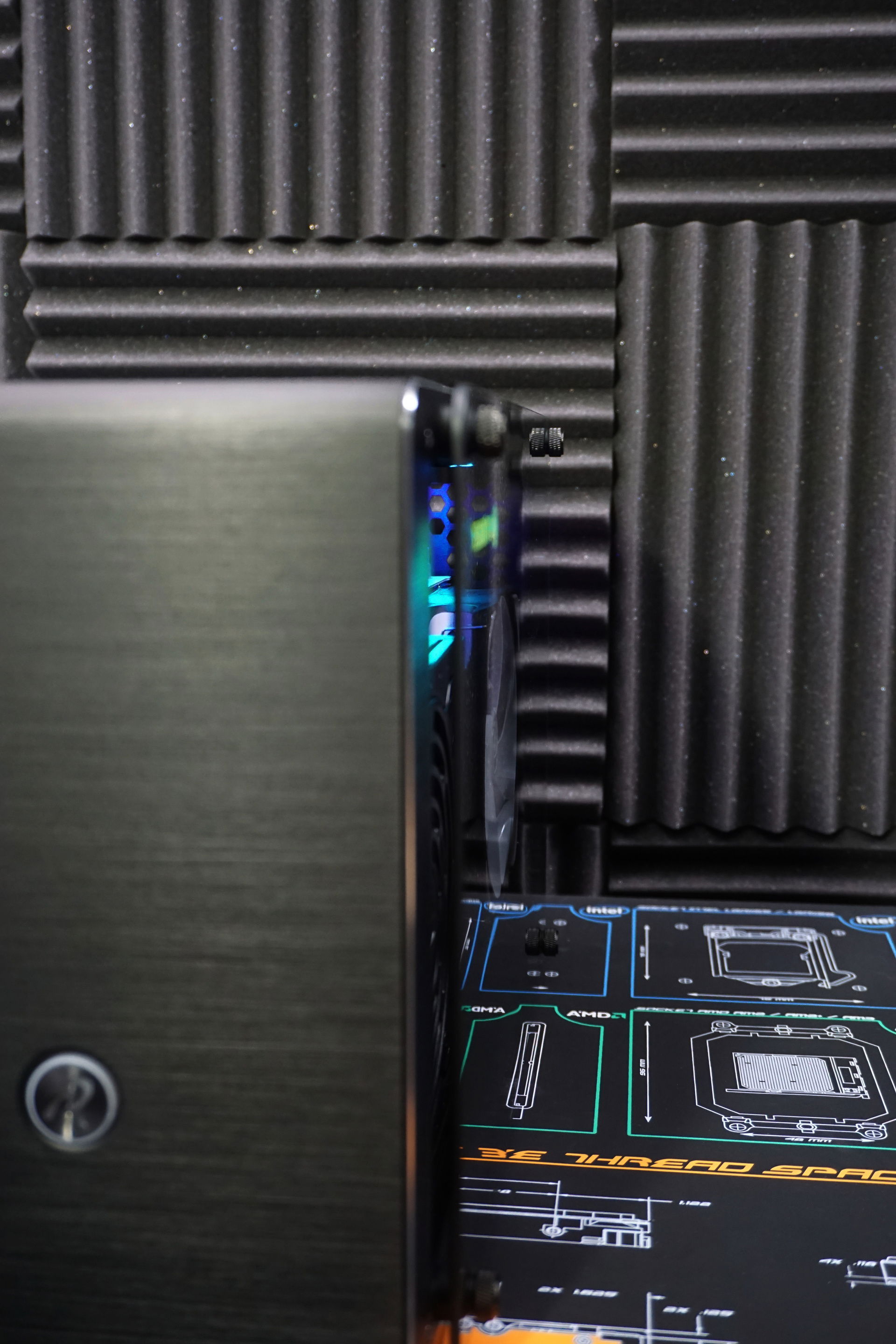 The Devil's Sauna. Mini ITX 8700K RTX 2080 » builds.gg