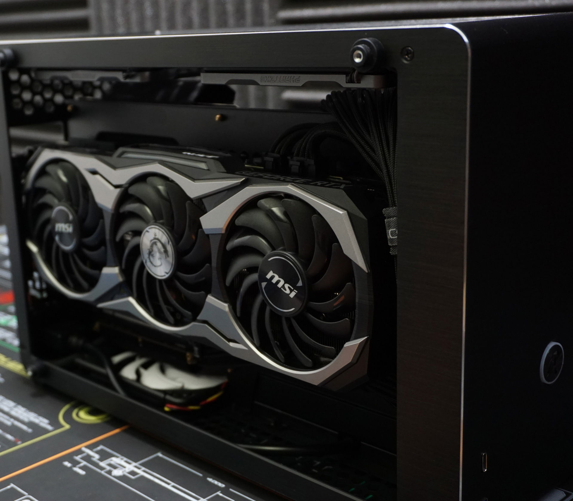 The Devil's Sauna. Mini ITX 8700K RTX 2080 » builds.gg