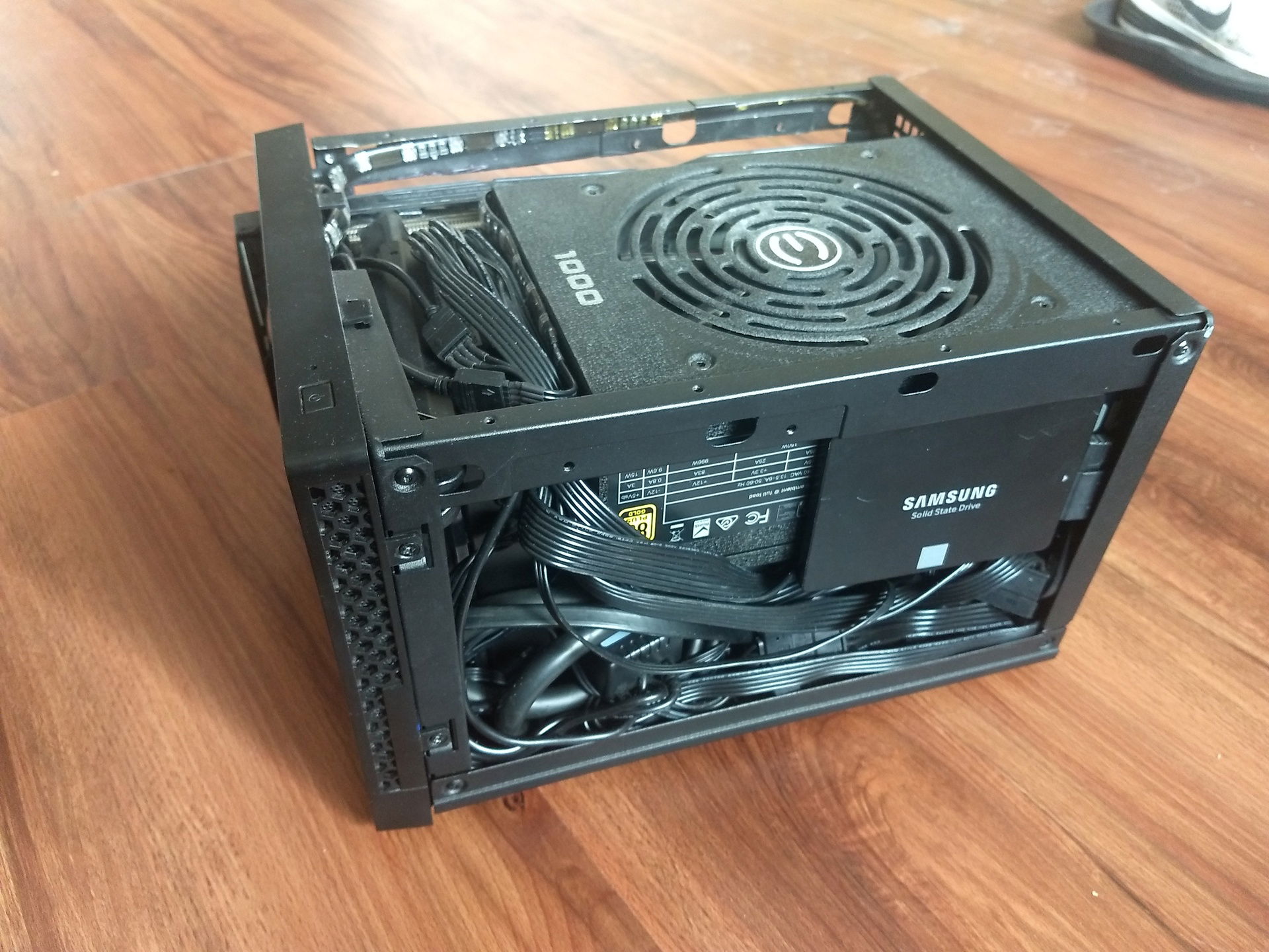 Extra Large GPU and Extra small Case » builds.gg