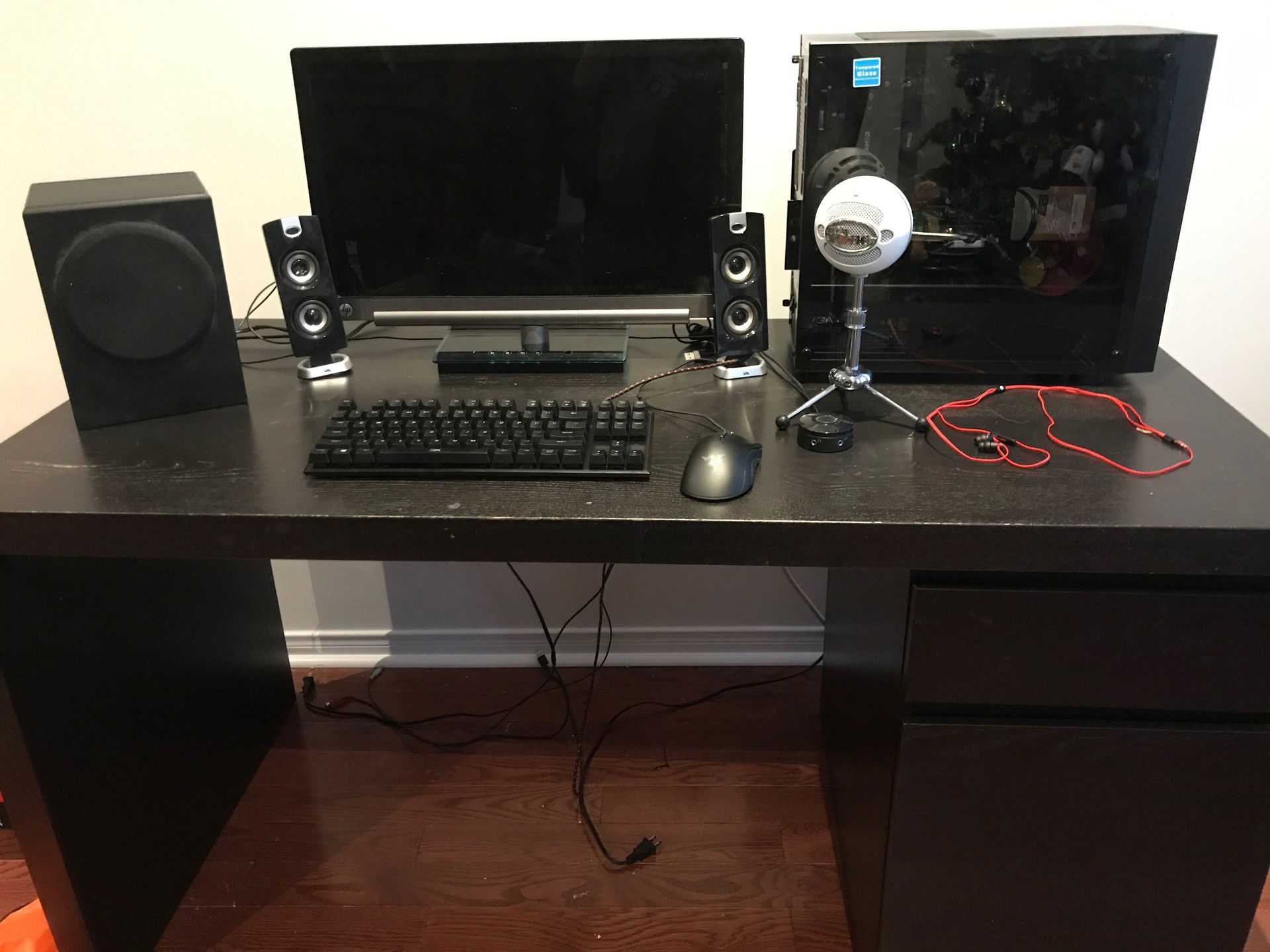 BLACK AND RED ALL AMD PC » builds.gg