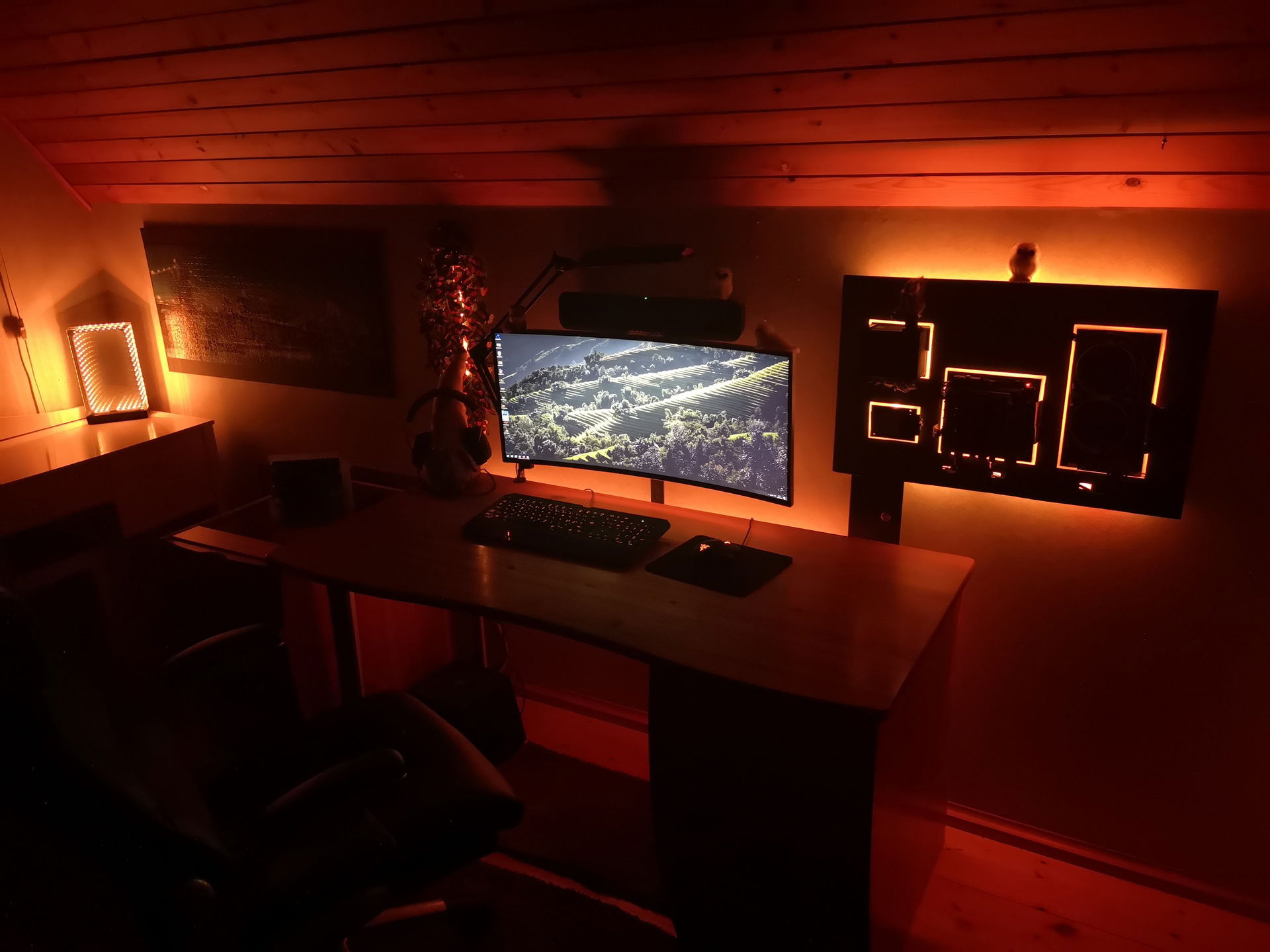 Wall mounted pc with owl » builds.gg