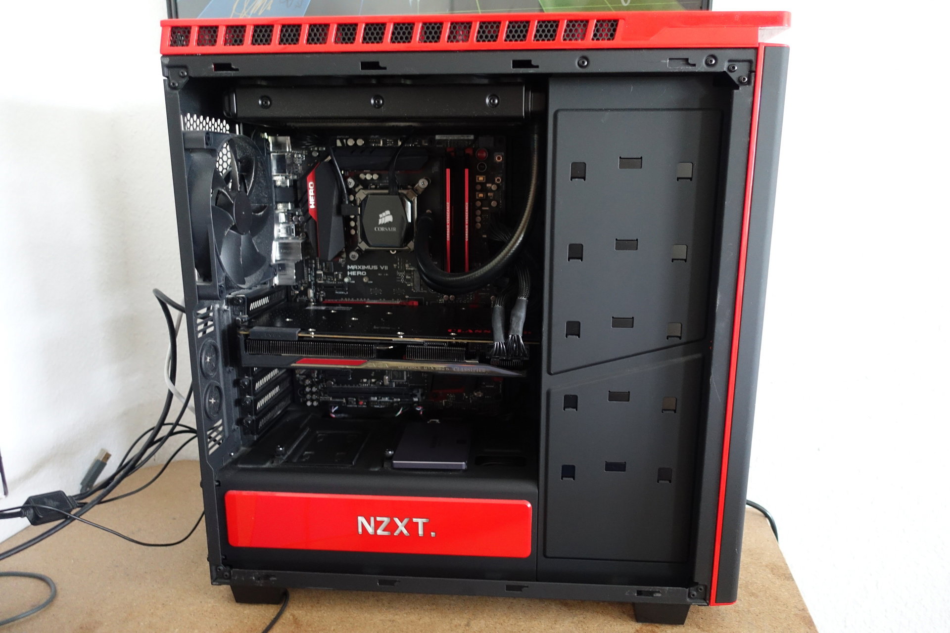 Matte black and a bit of red » builds.gg