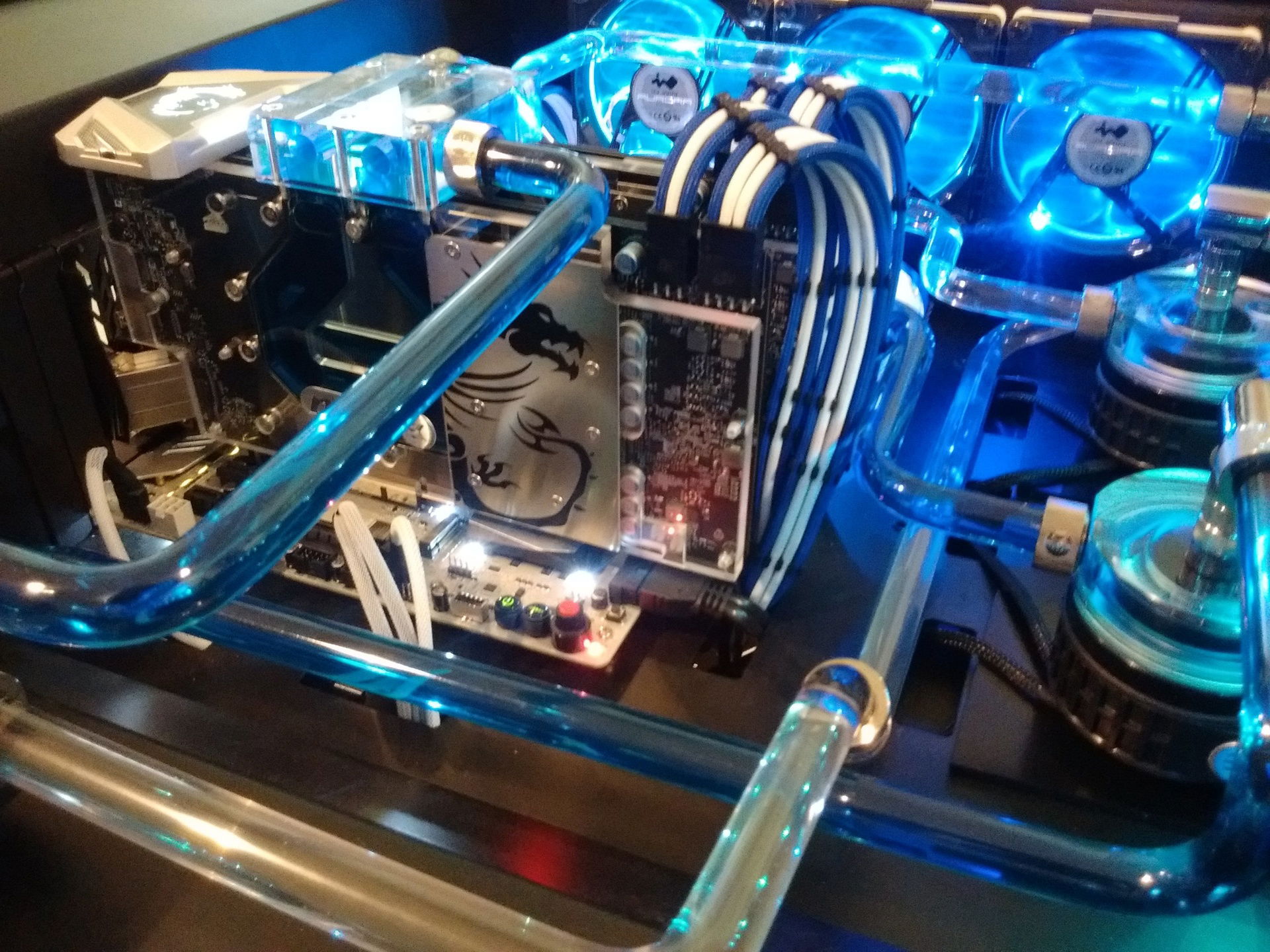 Hydra Desk - Dual loop » builds.gg