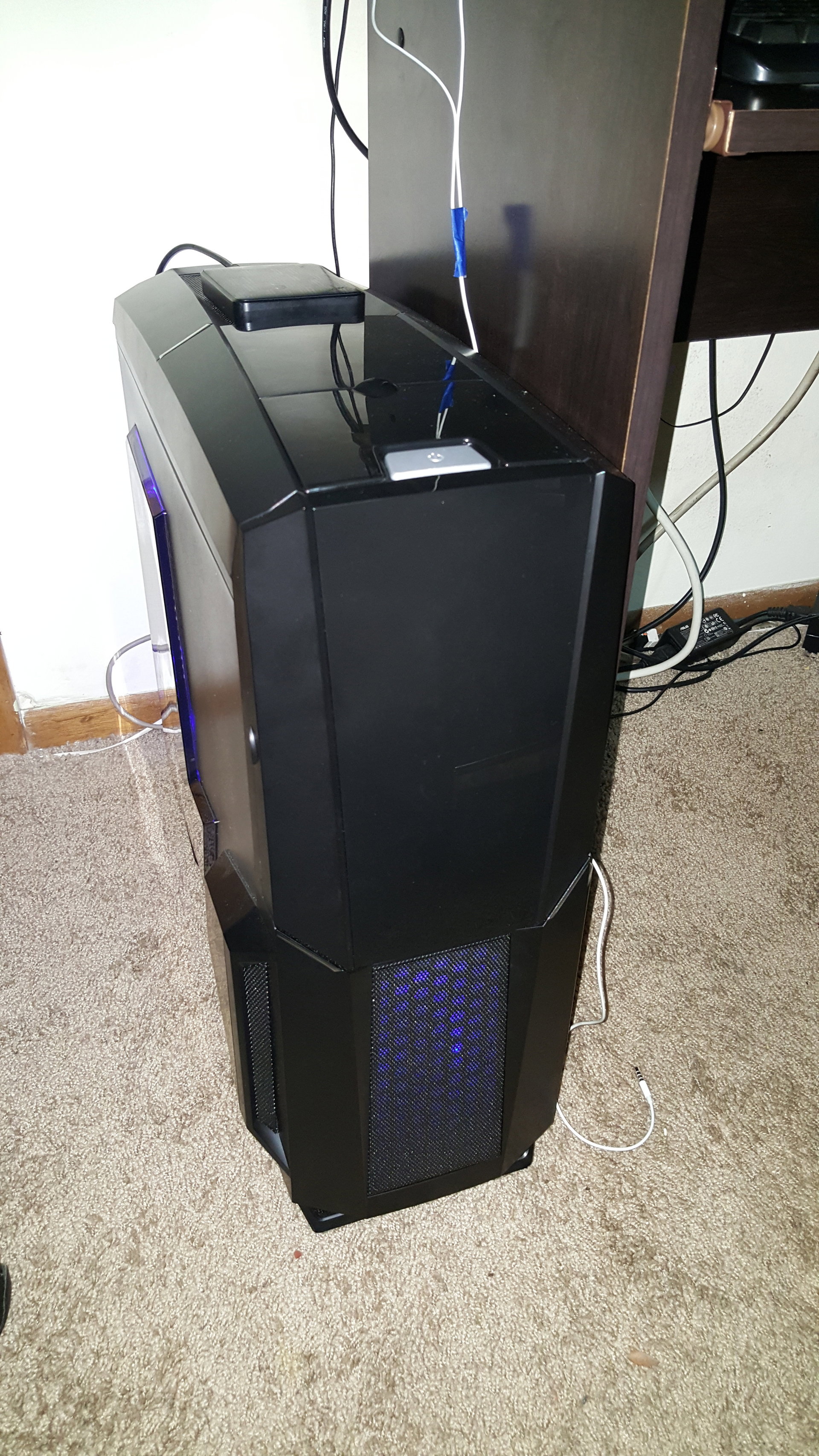 DOOM BOX: AIO/Air cooled 570x Mirror Build » builds.gg