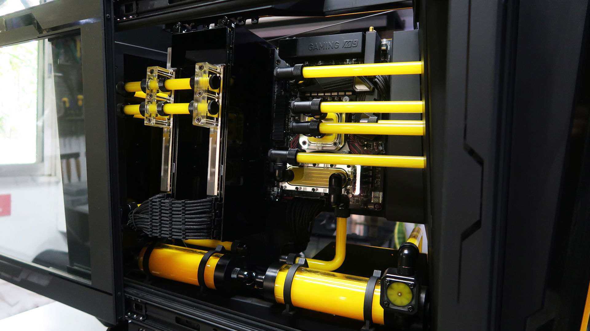 An old InWin S-Frame Limited Edition Build » builds.gg