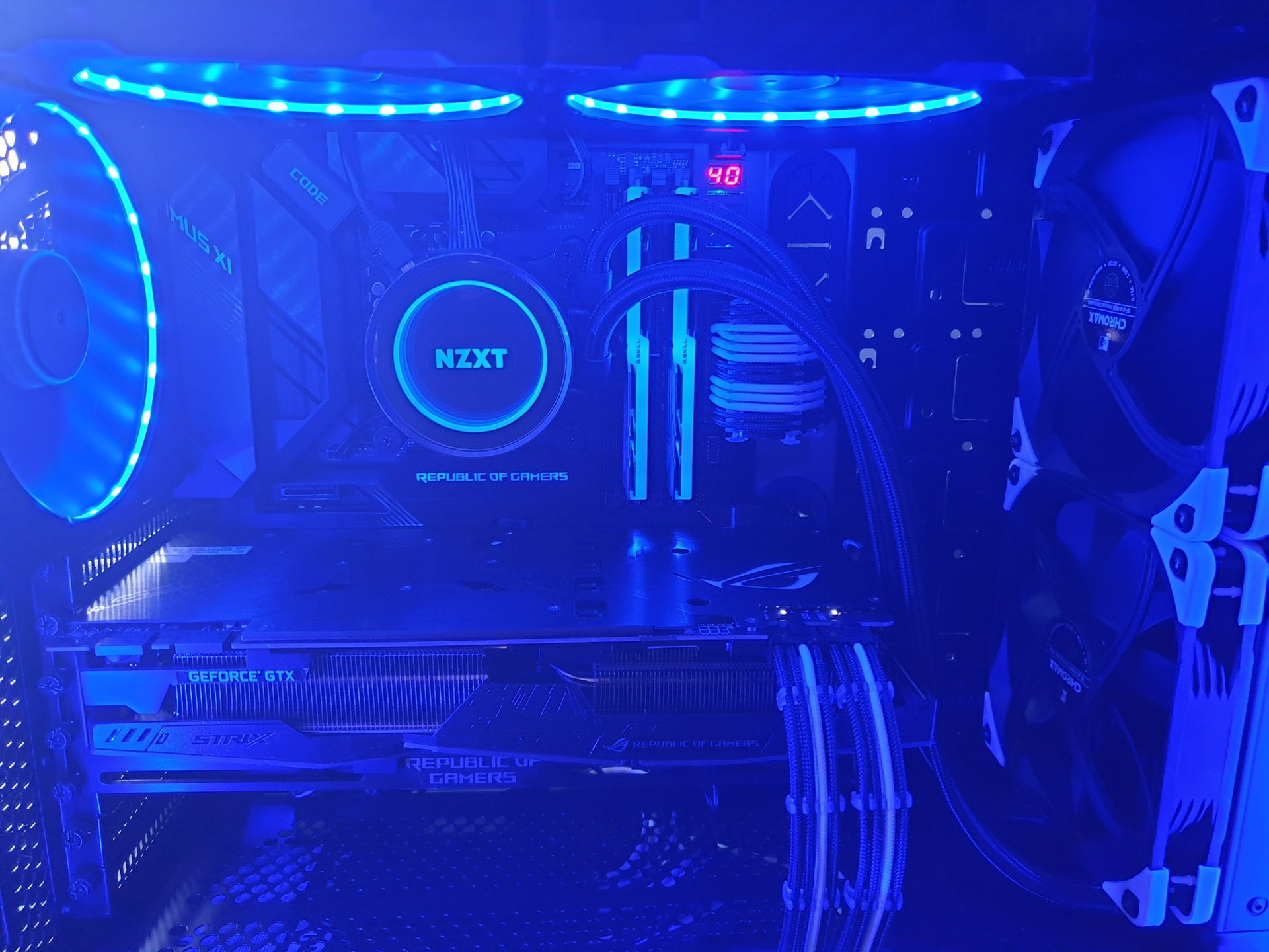 Black, White and Blue Lights » builds.gg