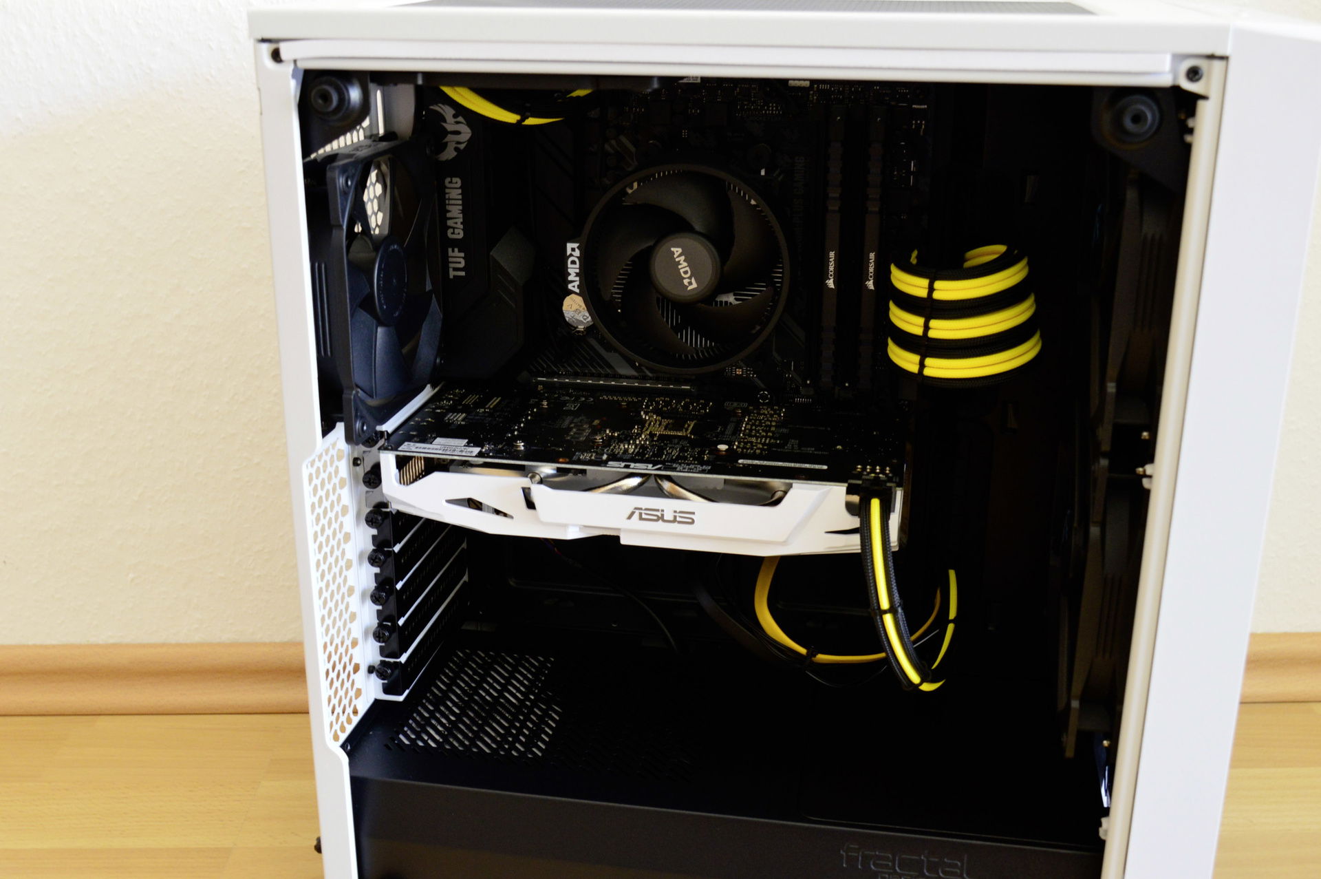 Clean Meshify C White TG » builds.gg