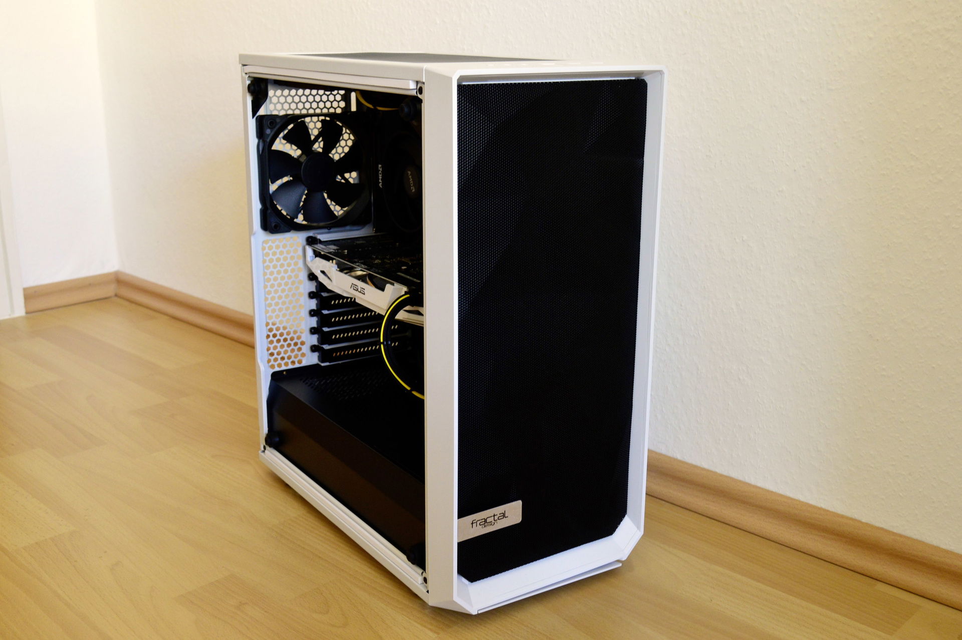 Clean Meshify C White TG » builds.gg