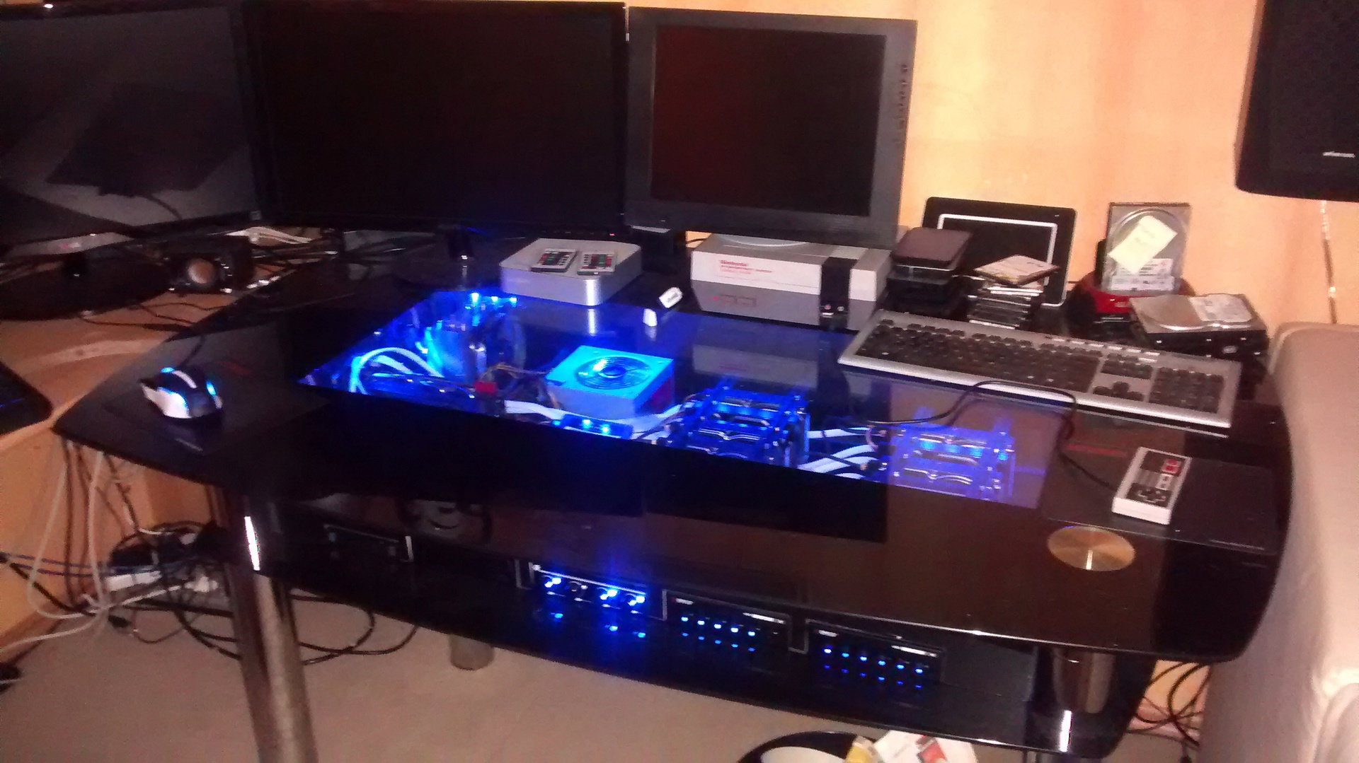 Glass Table PC » builds.gg