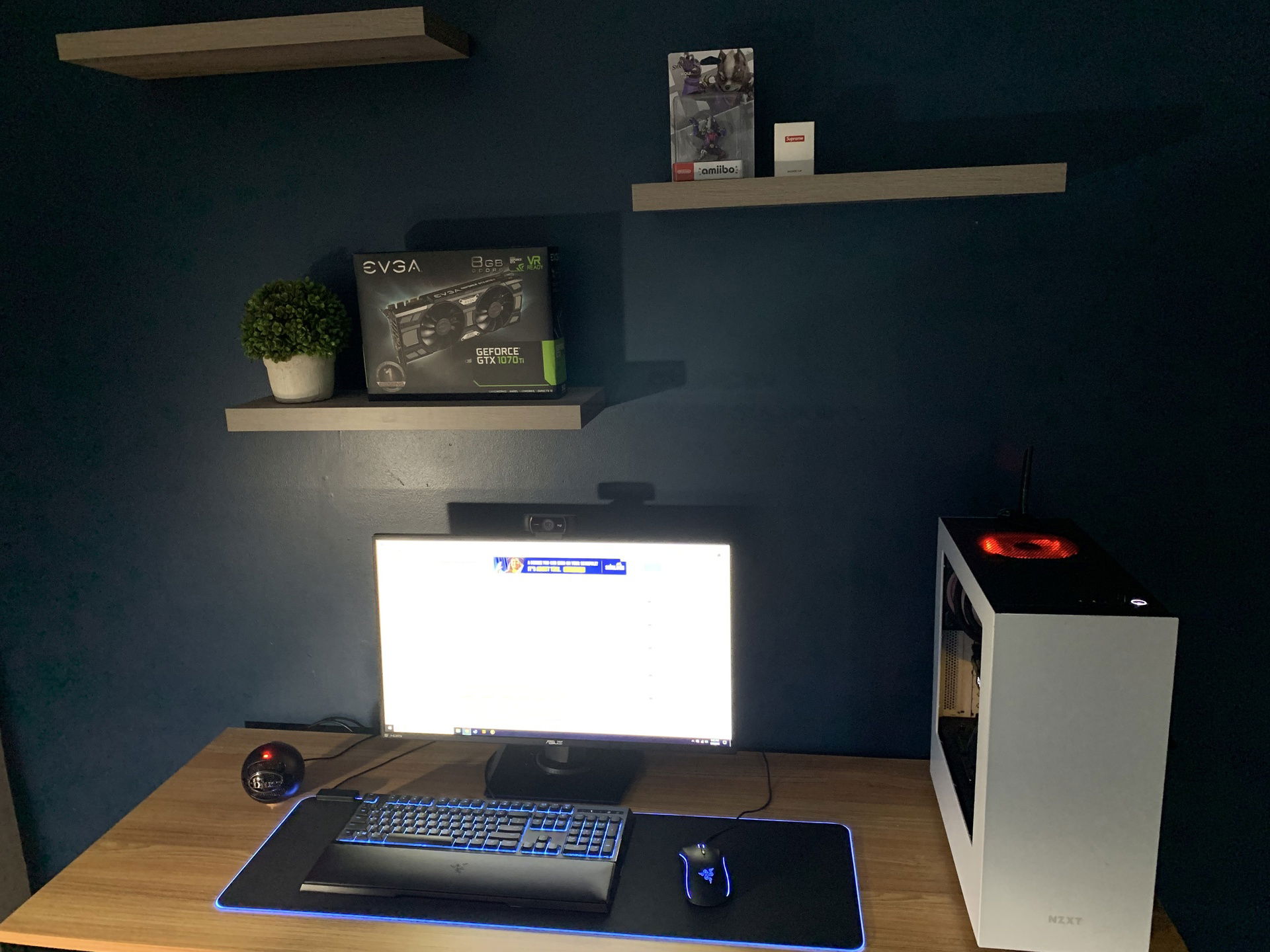 White Computer » builds.gg