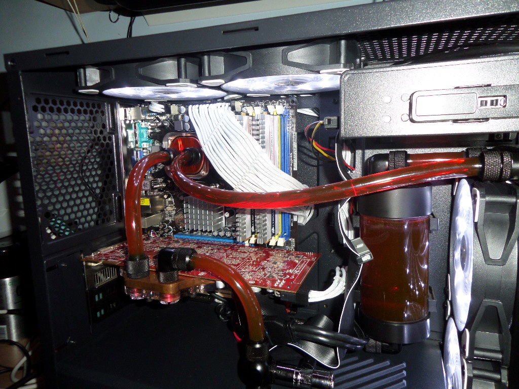 Retro PC in a modern case » builds.gg