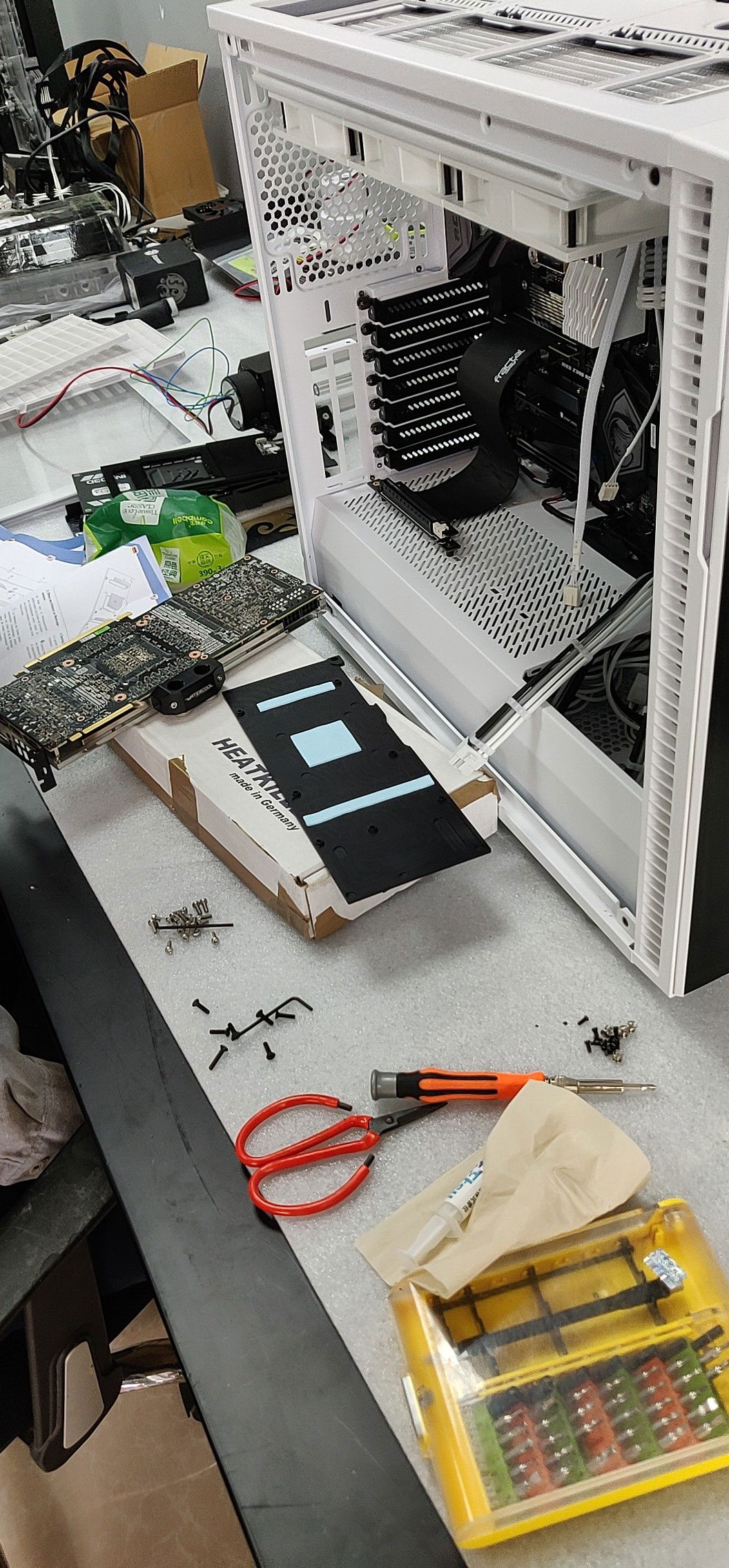 Silver white theme Define R6 » builds.gg