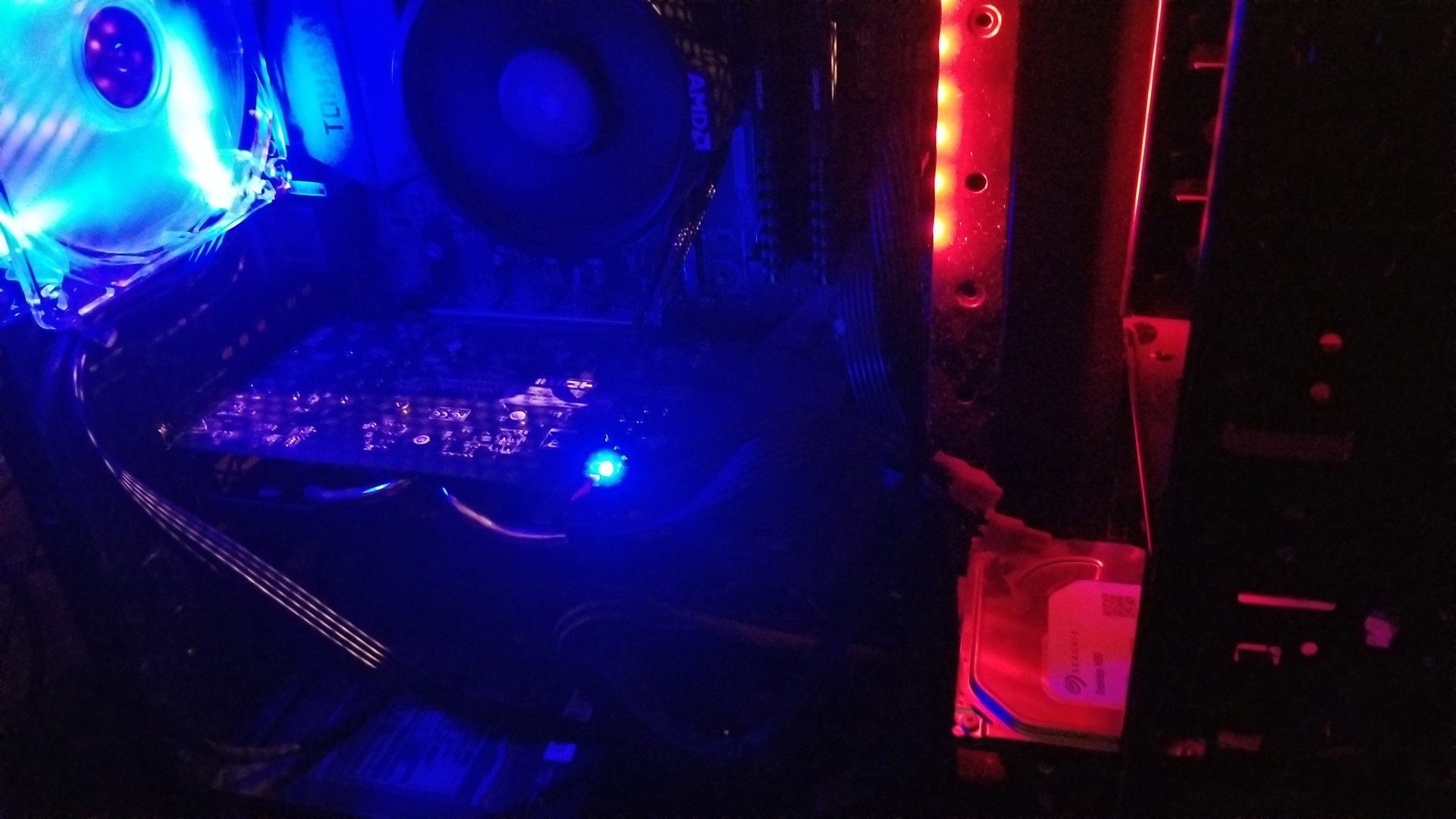 Simple black gaming PC budget build with mouse and keyboard » builds.gg