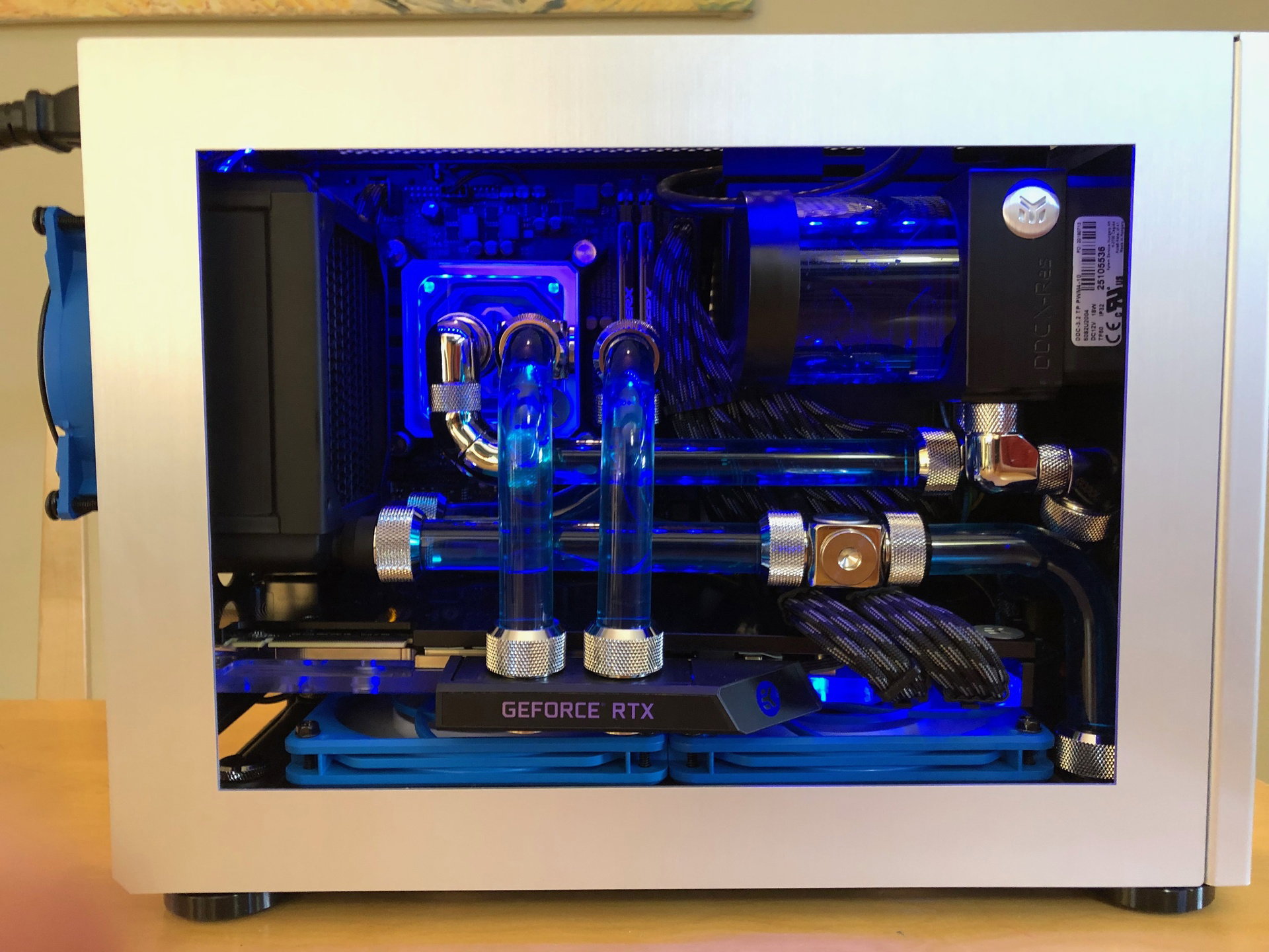 Ncase M1: Full Hardline Water Loop » builds.gg