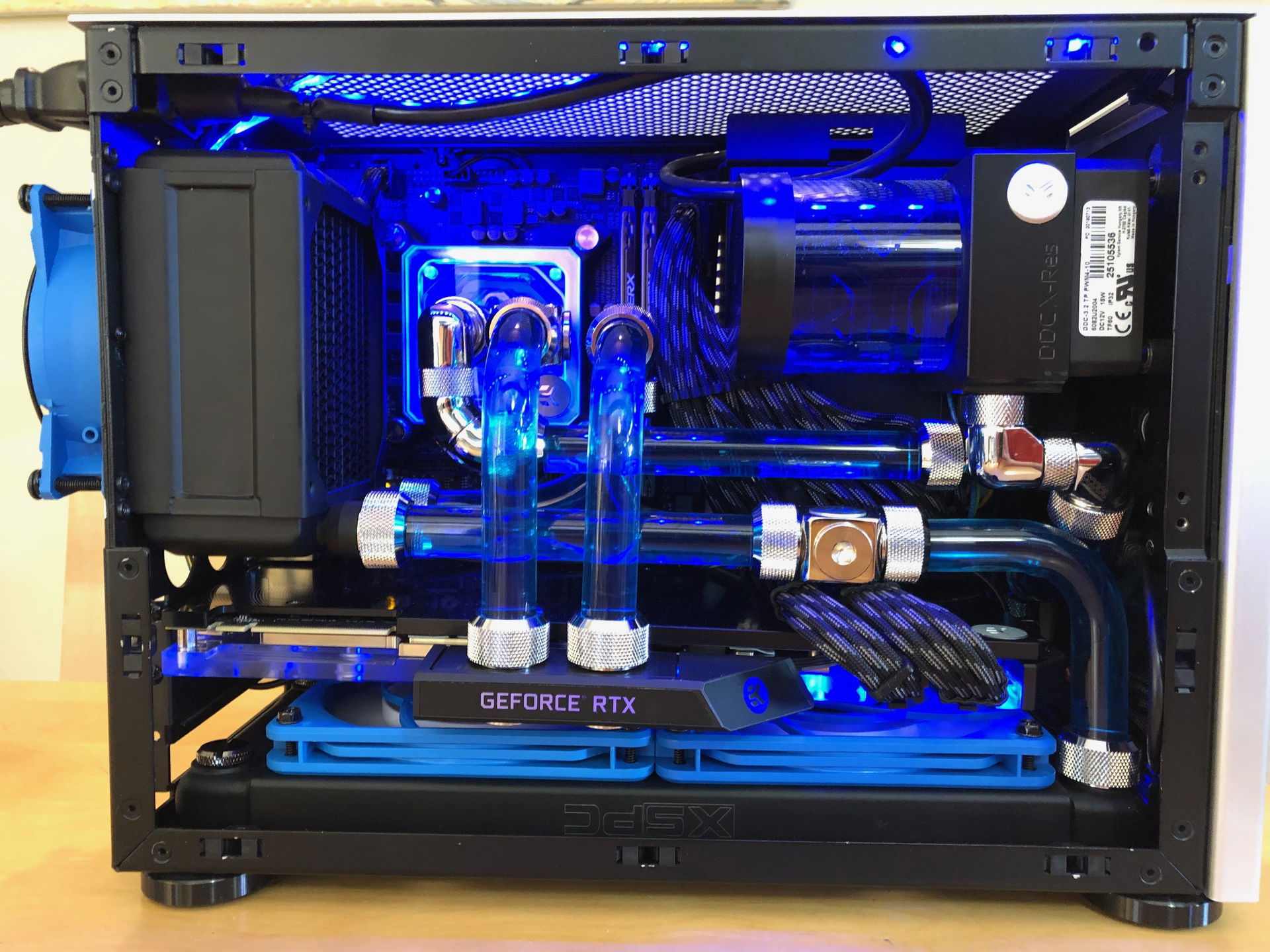 Ncase M1: Full Hardline Water Loop » builds.gg