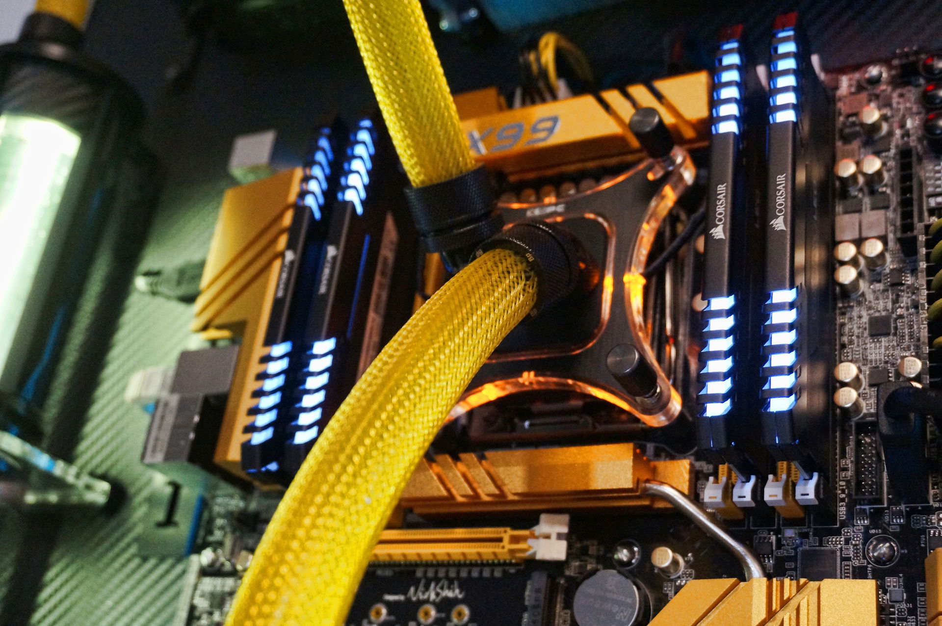 Bumblebee Wall PC » builds.gg