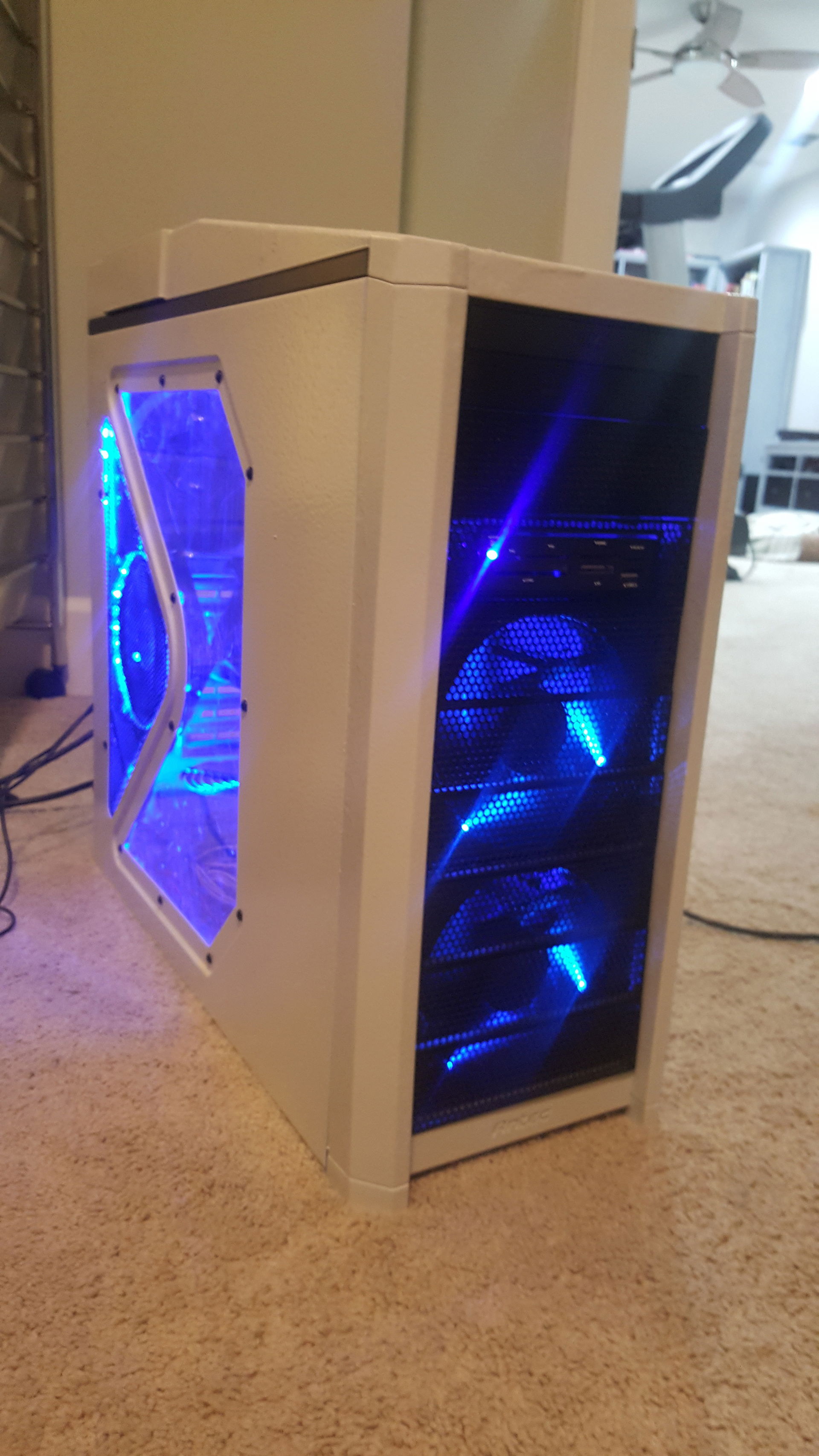 The new Antec 900... » builds.gg