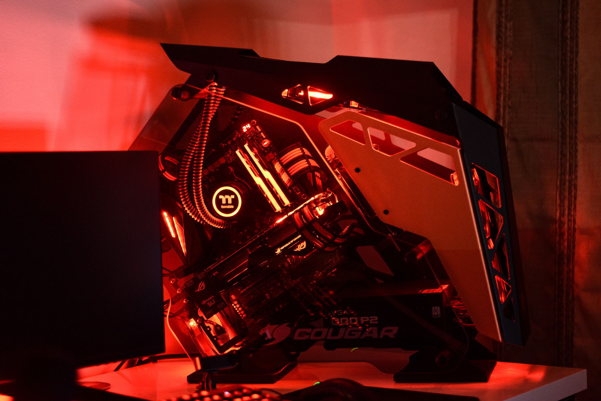 "F-22V VelociRaptor" (2019 Cougar Conquer Ryzen 7 2700x Build) » builds.gg