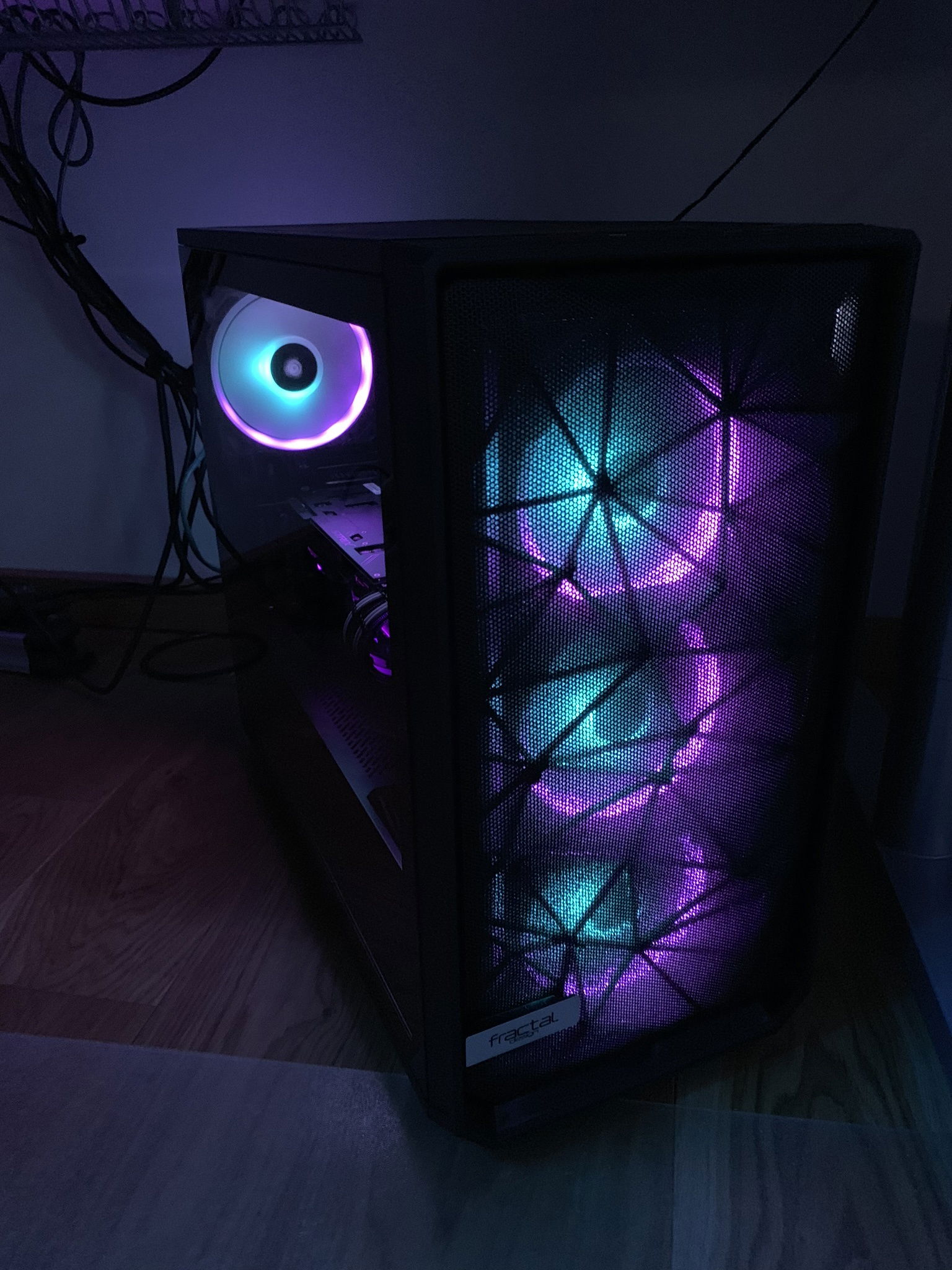 2080ti / I9-9900k 5Ghz / Purple - Blue / Meshify S2 » builds.gg