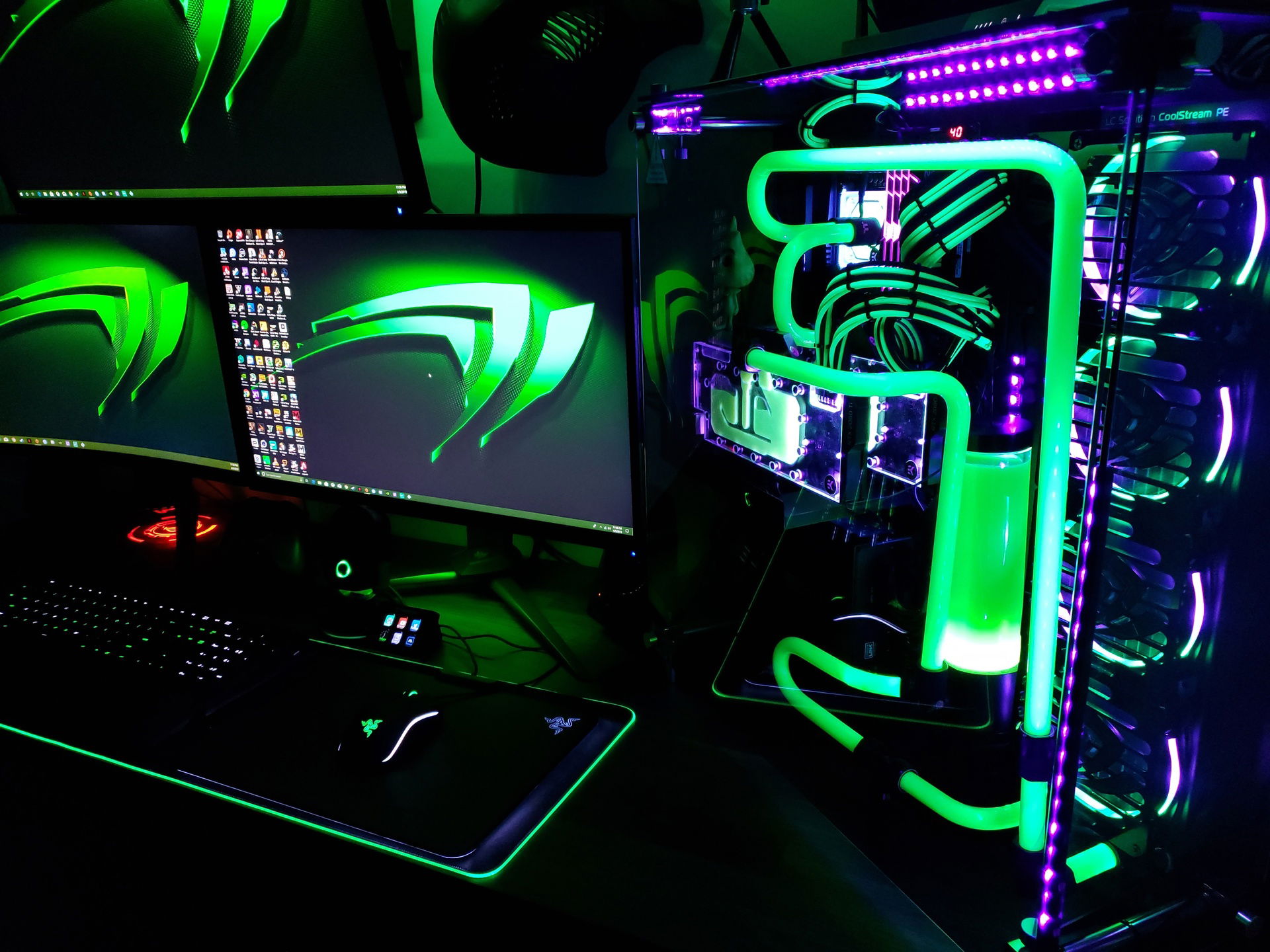 The UV Grinch Build » builds.gg