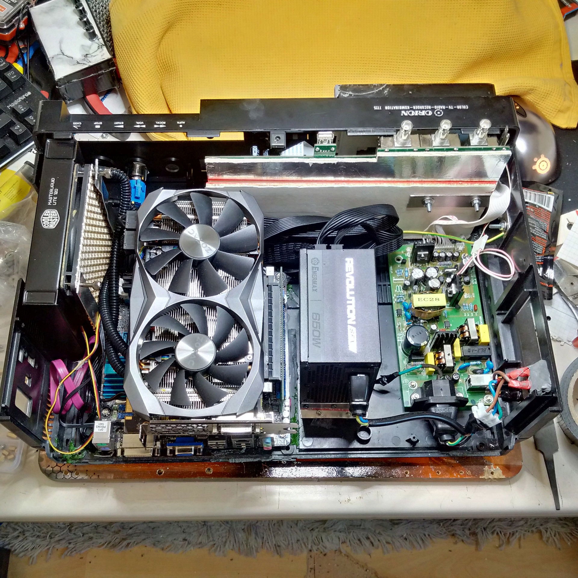 My computer self identifies as an oscilloscope... » builds.gg