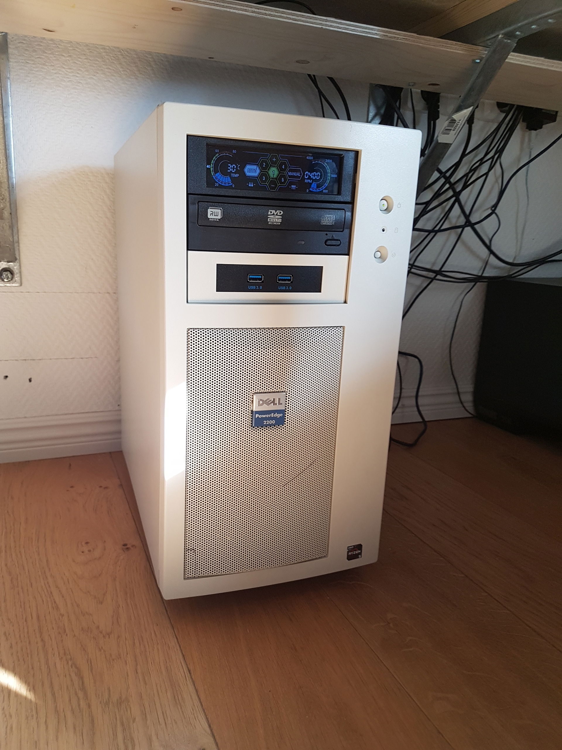 Dell PowerEdge 2200 2019 edition » builds.gg