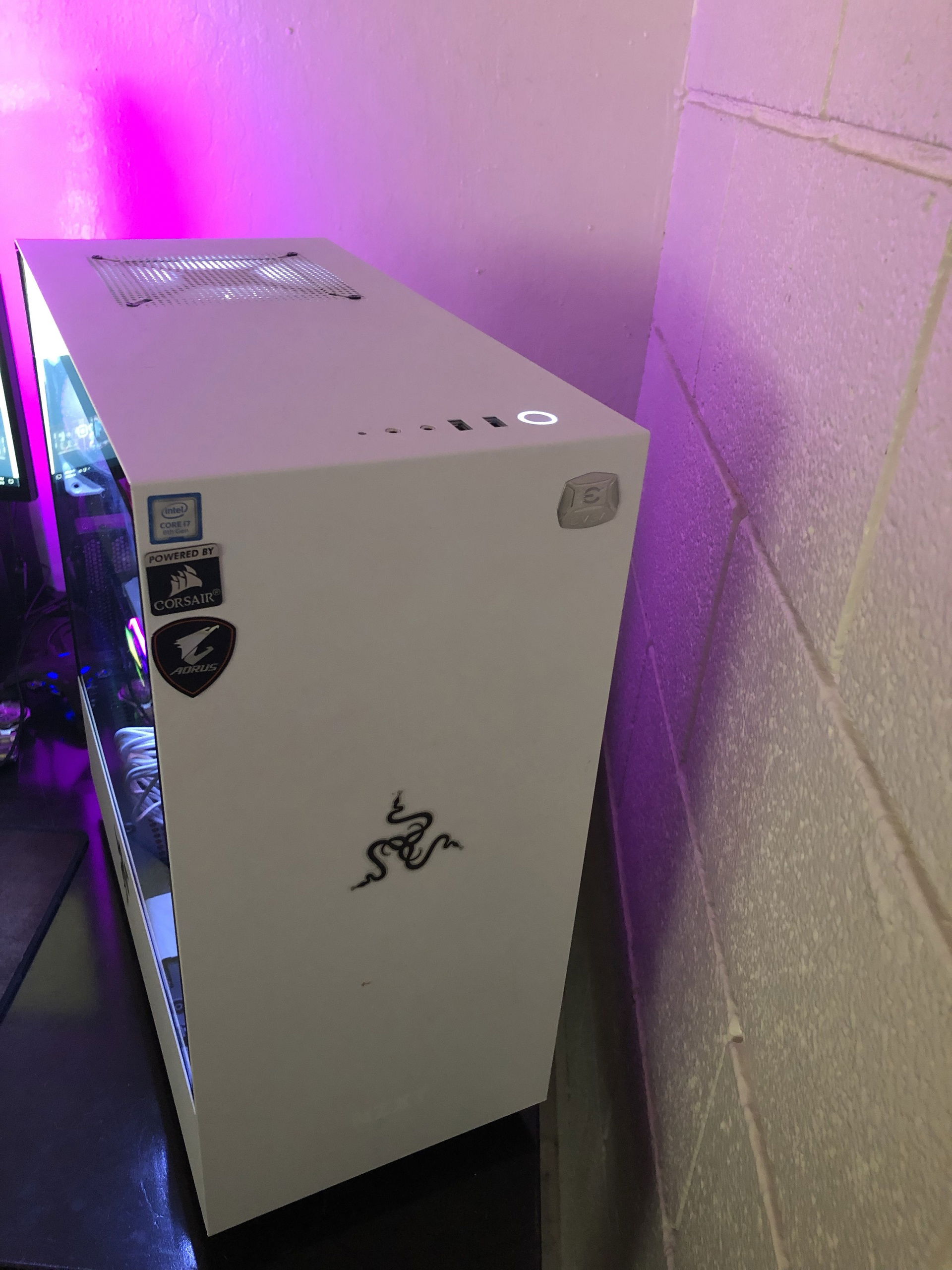 My 2019 Complete Gaming Setup Including Peripherals and Accessories ...