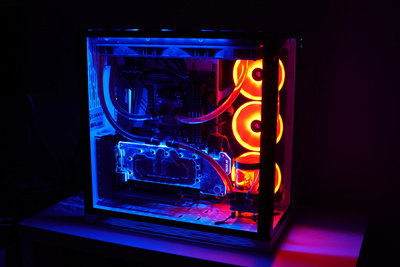 Lian Li O11 XL, custom loop, front distro plate, black & yellow » builds.gg