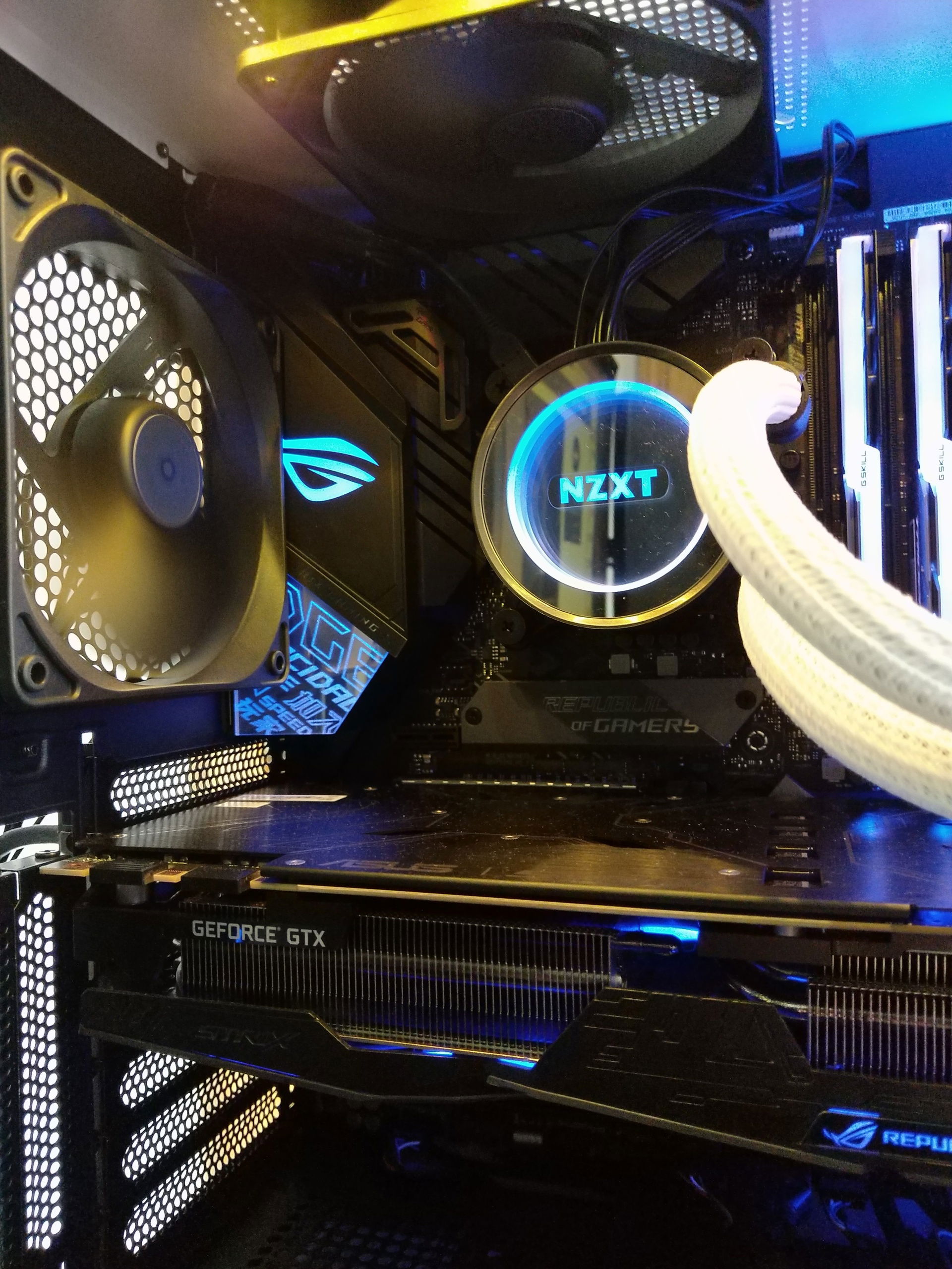 Minimal first build » builds.gg