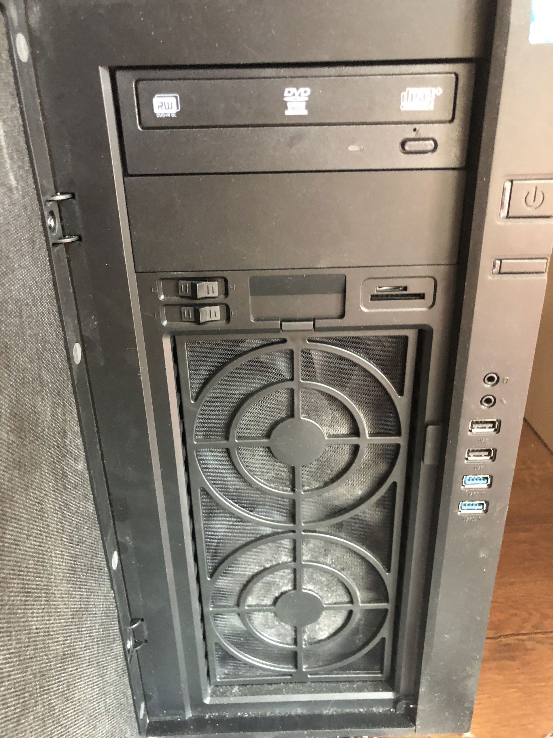 Basic Working + Gaming setup » builds.gg