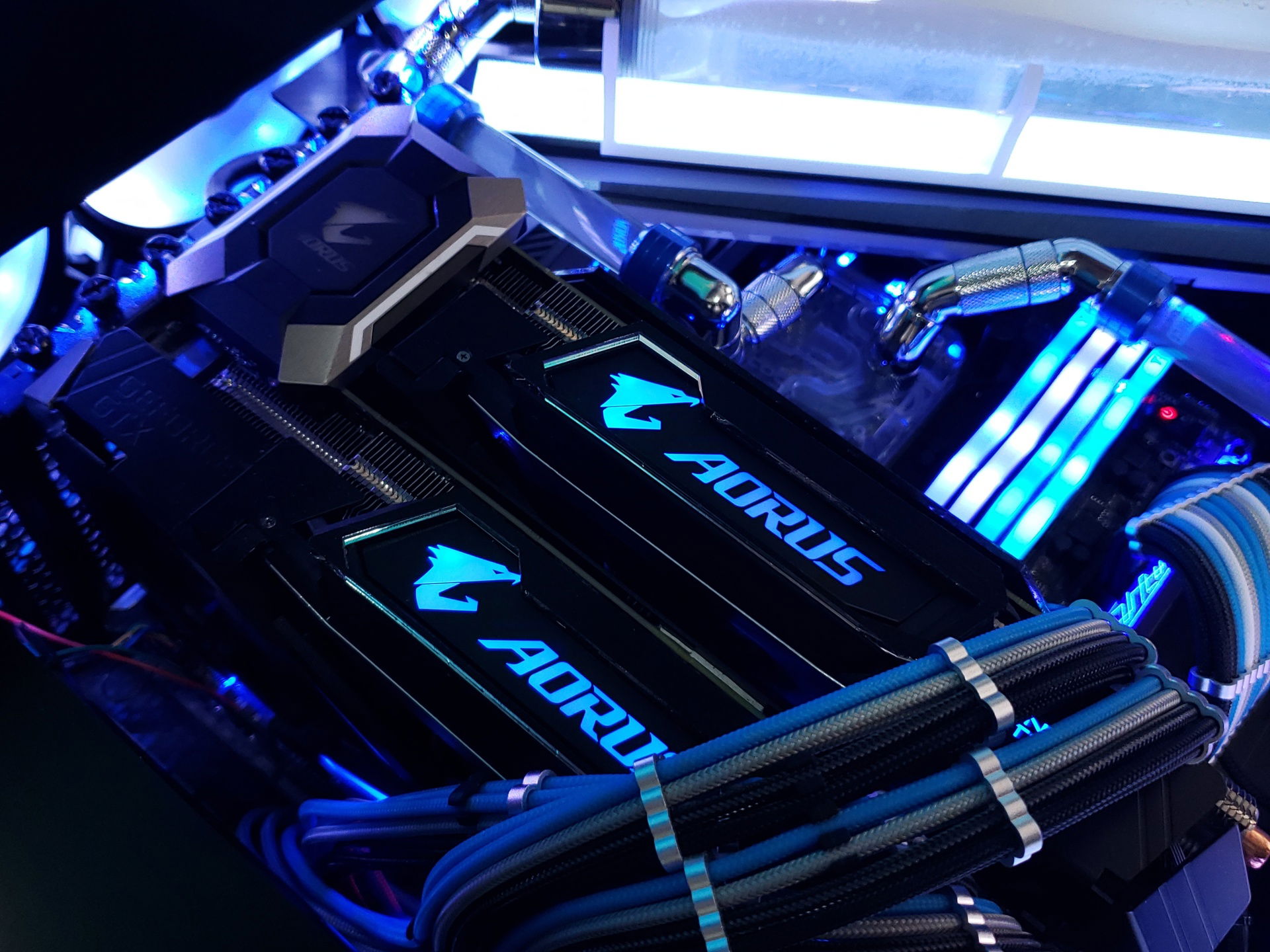 Splitr Dual PC Desk Mod! » builds.gg