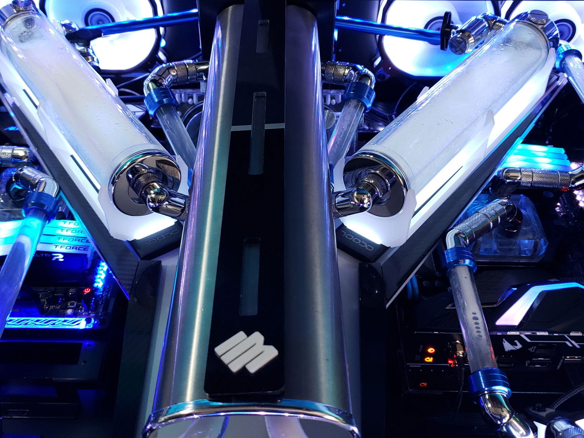 Splitr Dual PC Desk Mod! » builds.gg