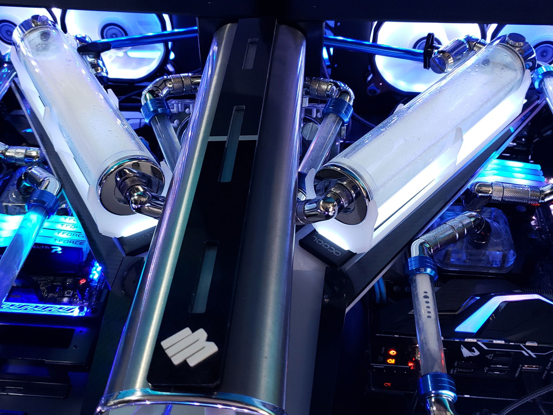 Splitr Dual PC Desk Mod! » builds.gg