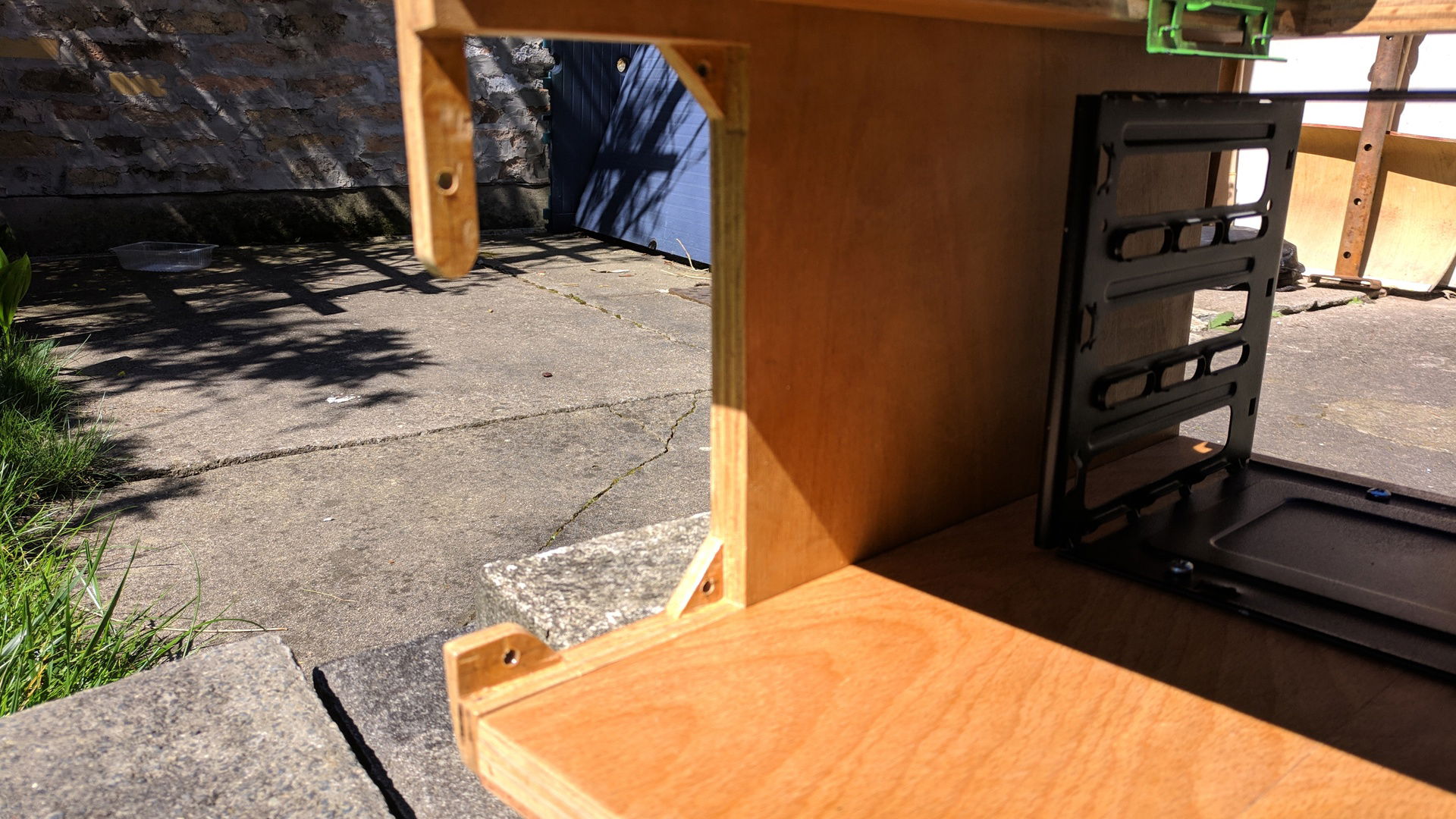 Little wooden Test bench with RGB » builds.gg