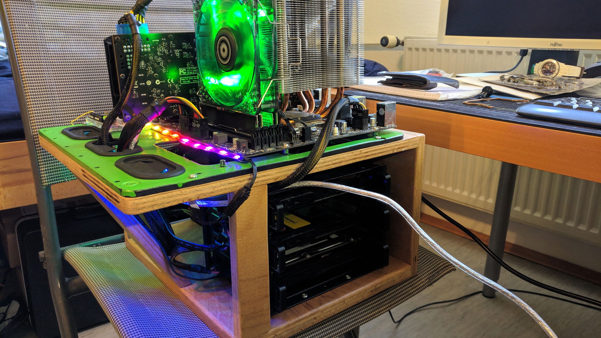 Little wooden Test bench with RGB » builds.gg
