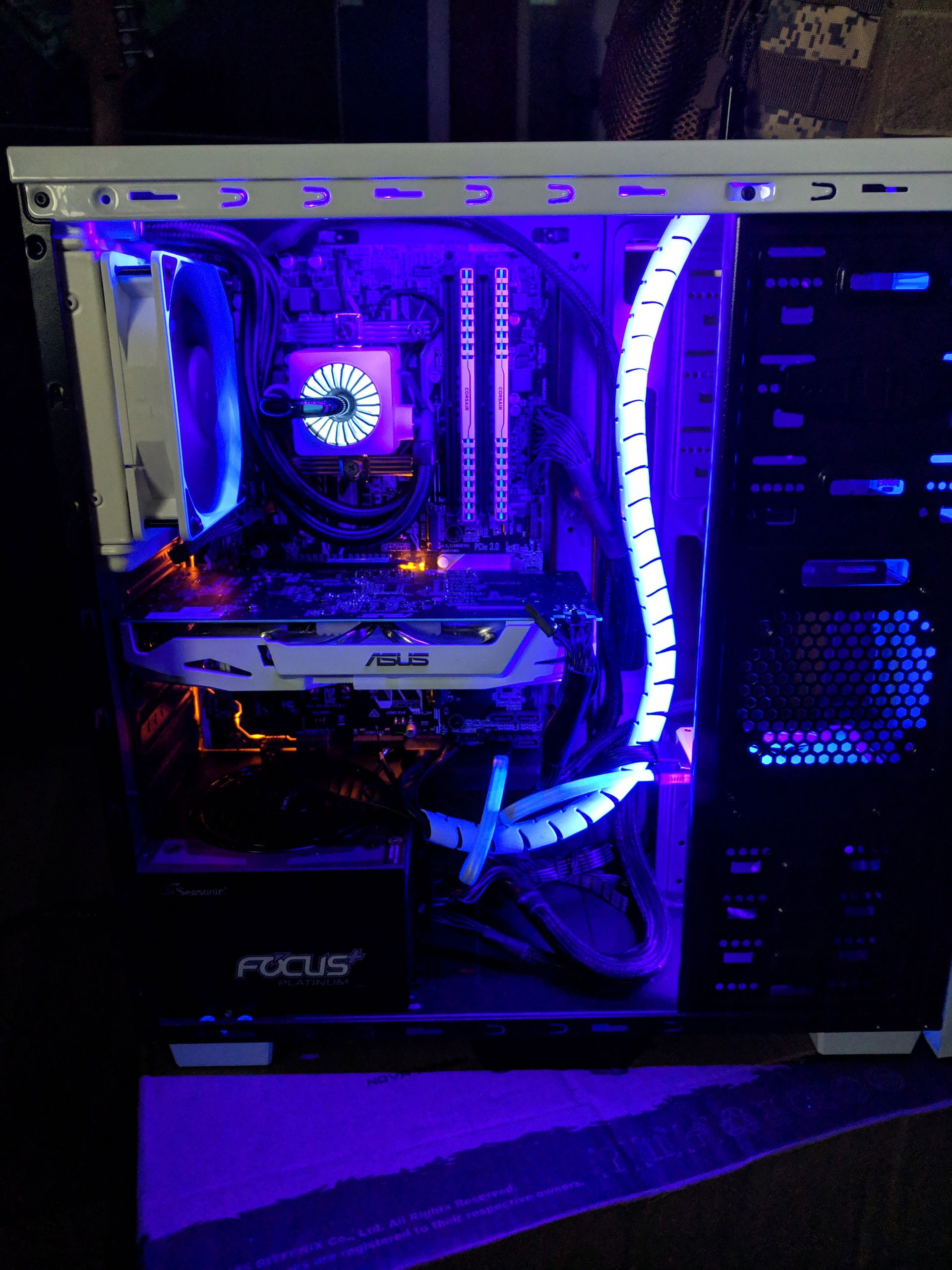 Black&White blacklight » builds.gg