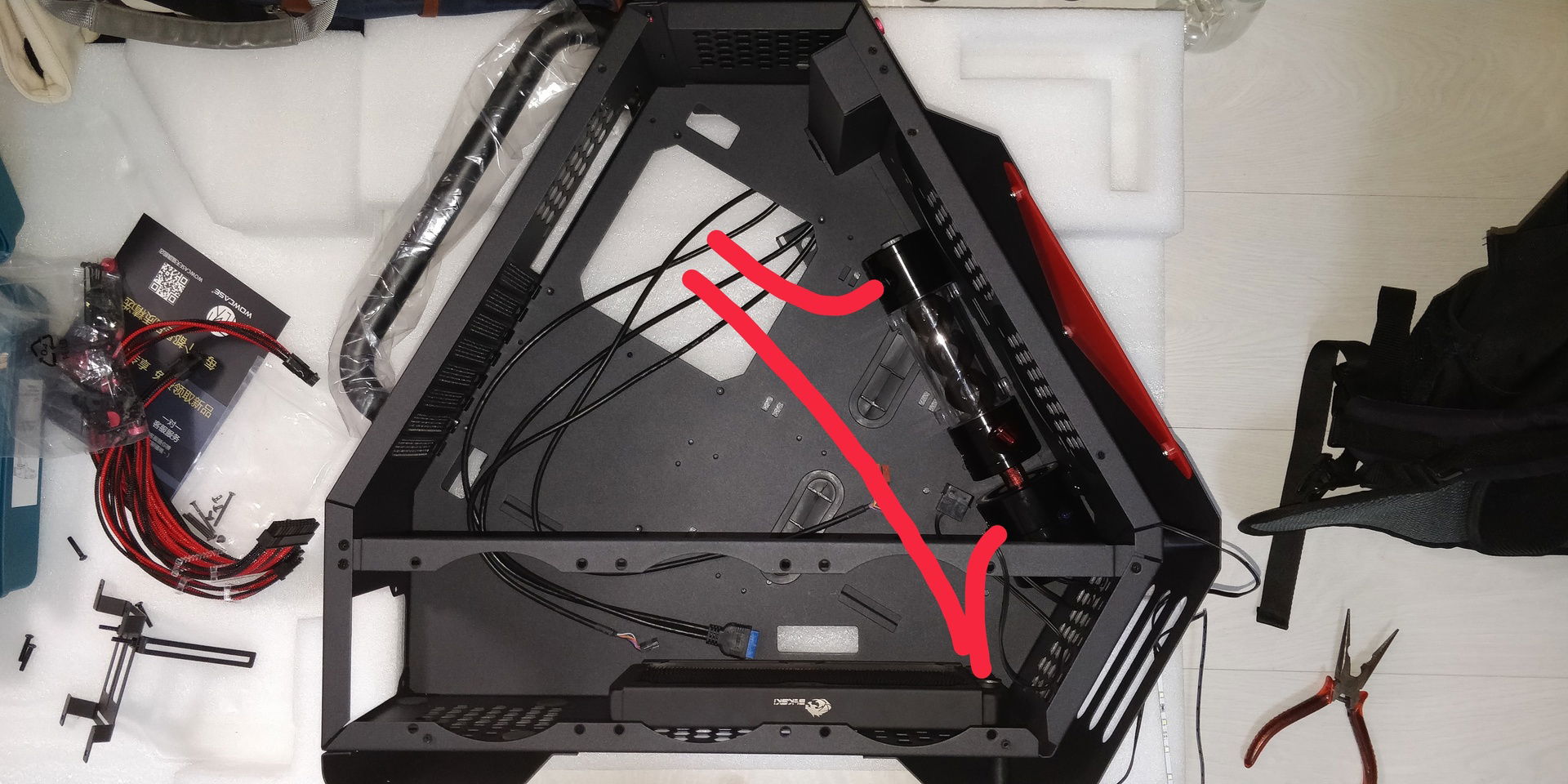 RED gaming pc » builds.gg