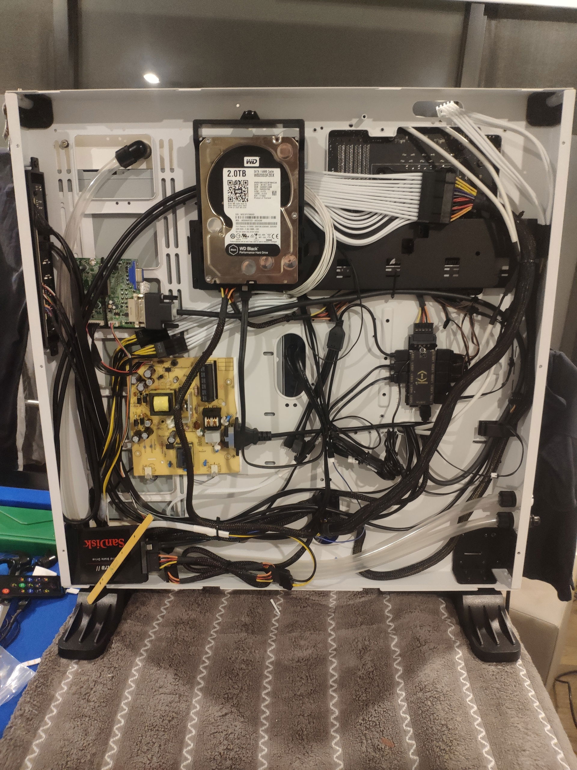 Project TT V2 feat. Display Distro Plate » builds.gg