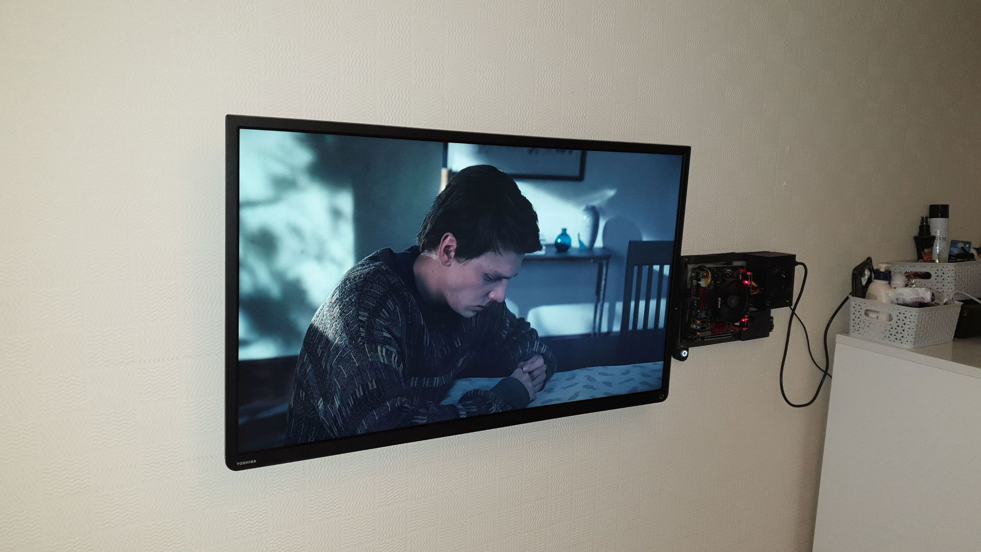 Wall mounted itx htpc » builds.gg